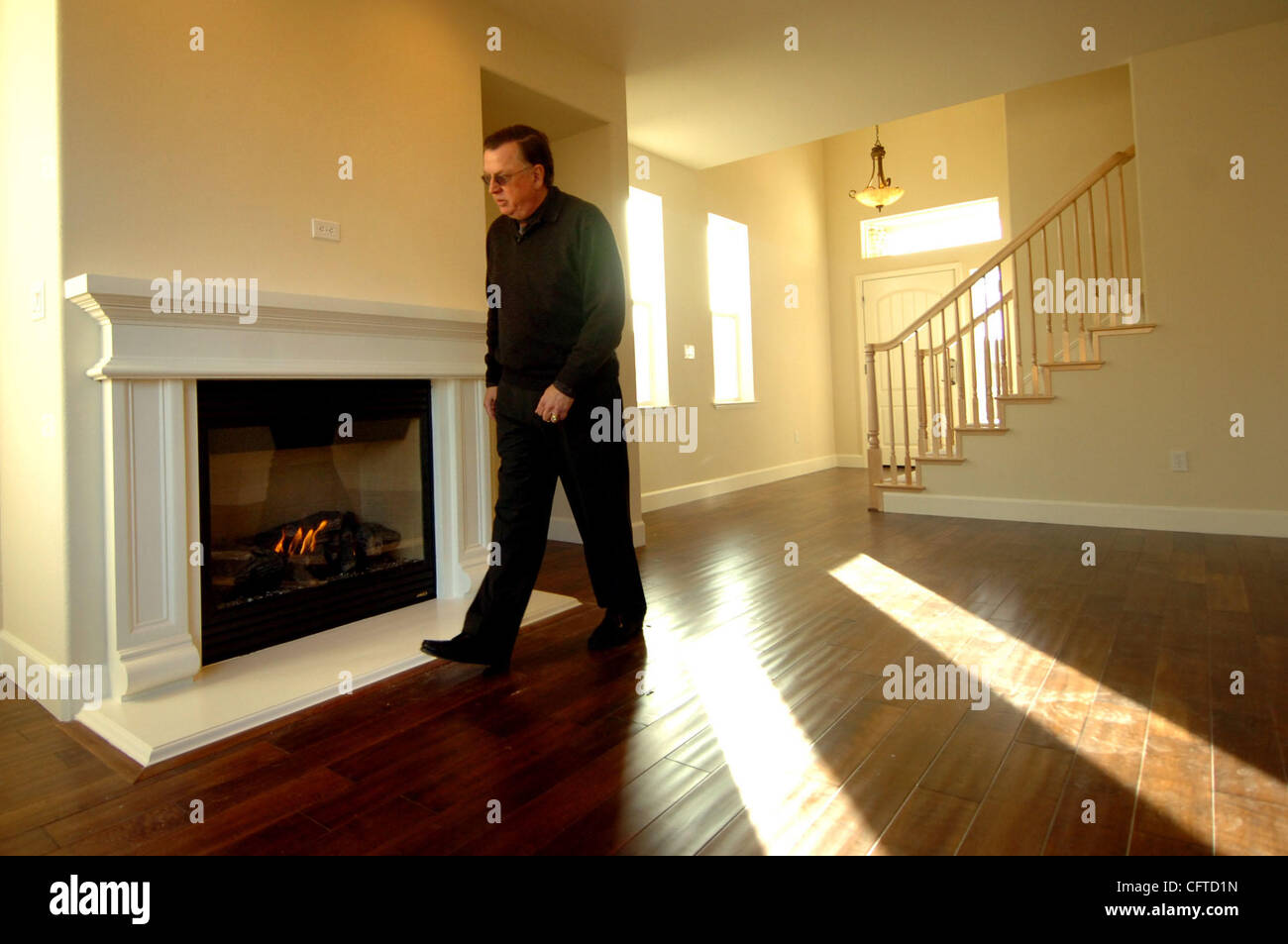 Terry whittaker shows off walnut hi-res stock photography and images ...