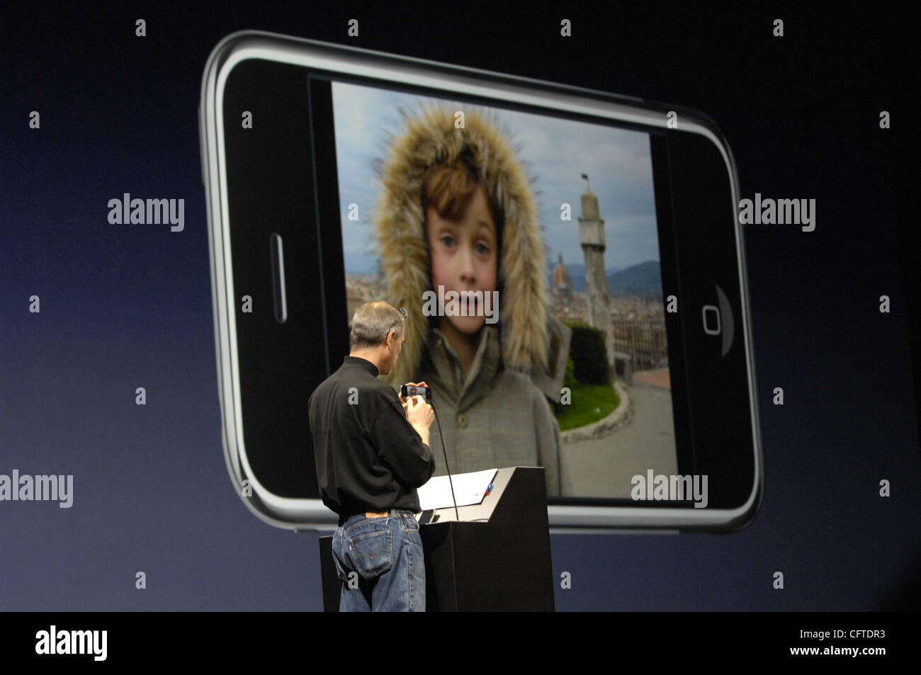 Steve jobs introduces the iphone hi-res stock photography and images ...