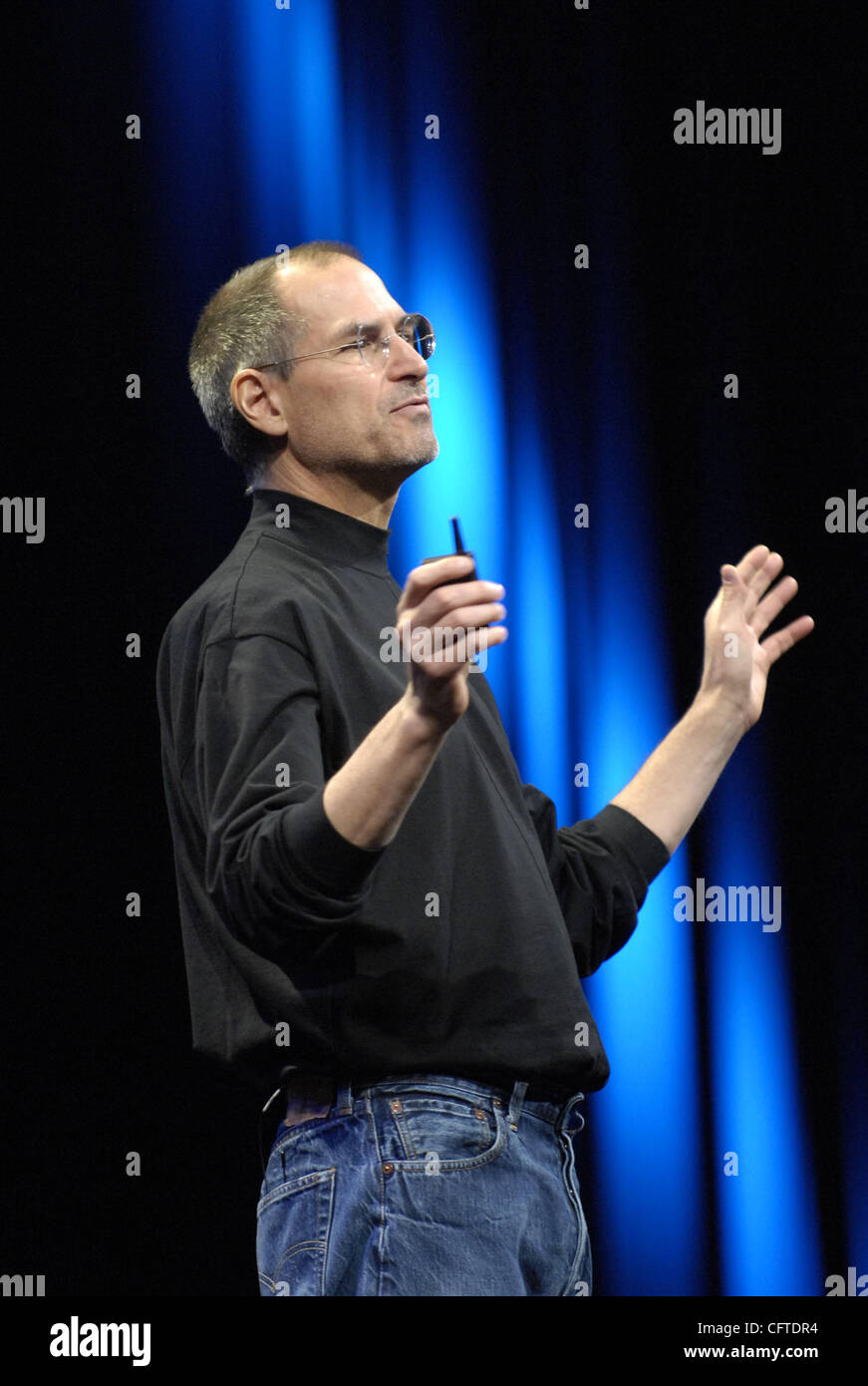 Steve jobs introduces the iphone hi-res stock photography and images ...