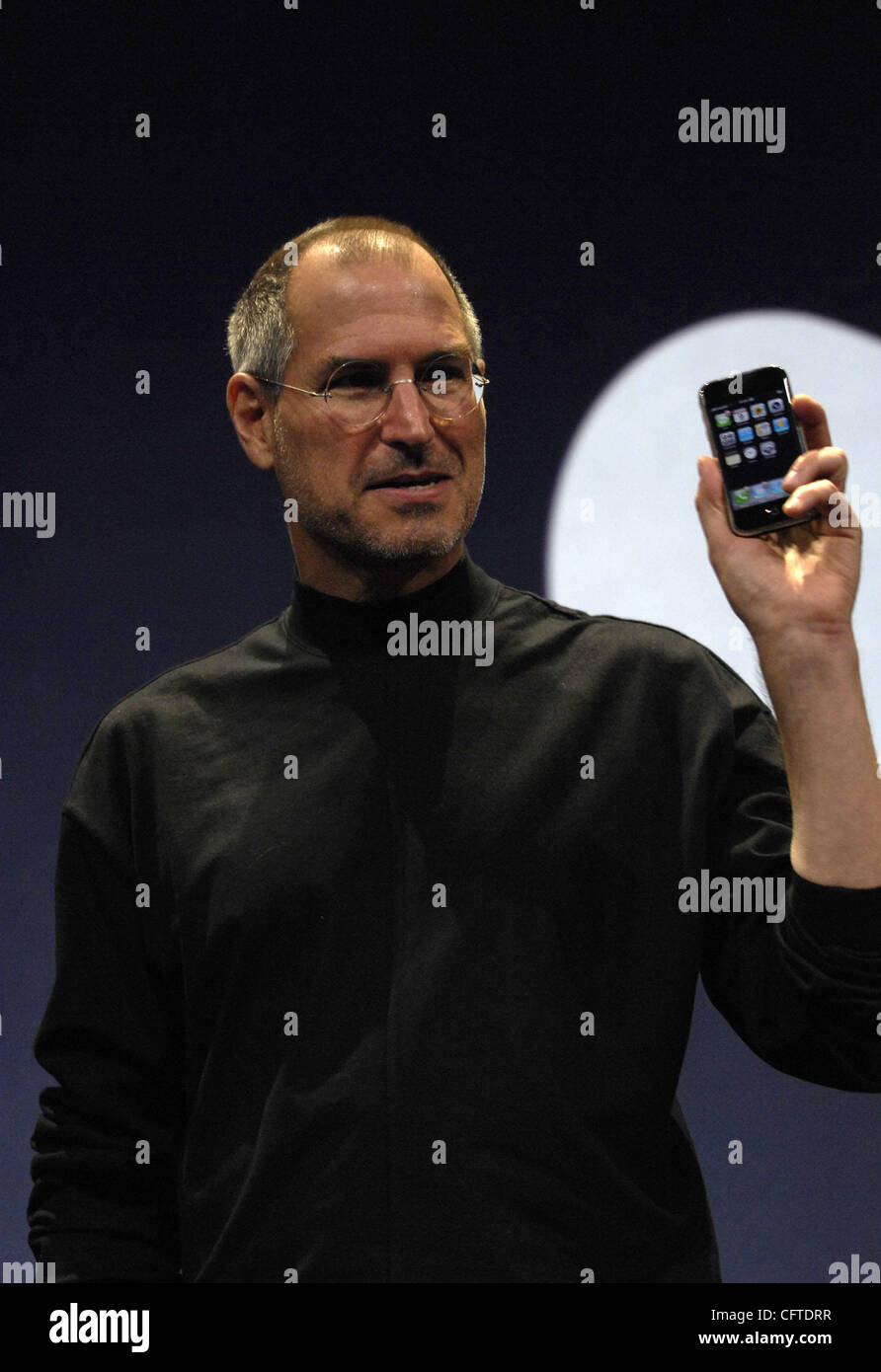 Steve jobs introduces the iphone hi-res stock photography and images ...