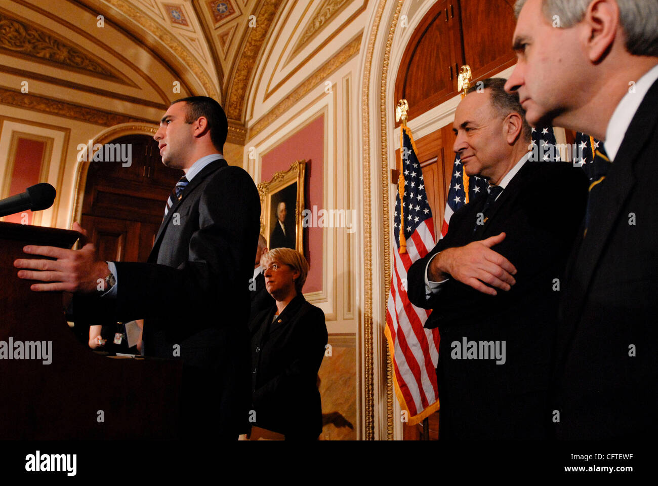 Jan 10, 2007 - Washington, DC, USA - Kosovo and Iraq war veteran JON ...