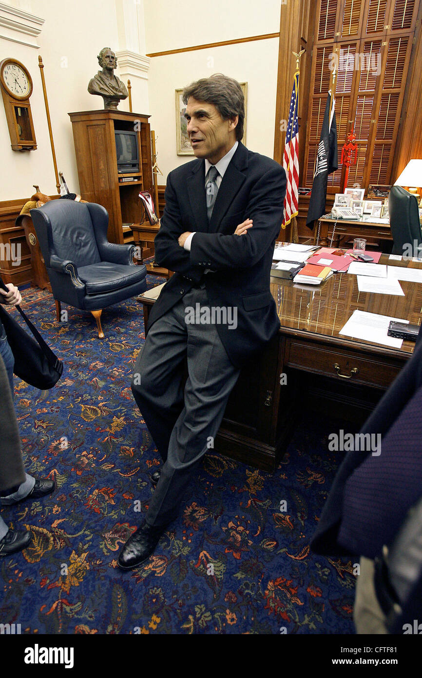 Governor office desk hi-res stock photography and images - Alamy