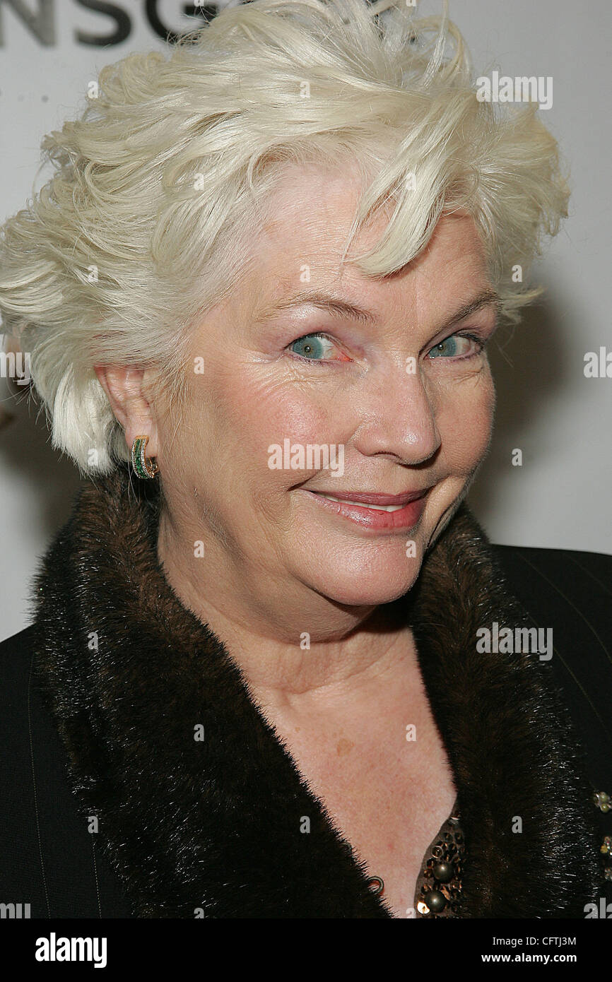 Fionnula flanagan hi-res stock photography and images - Alamy
