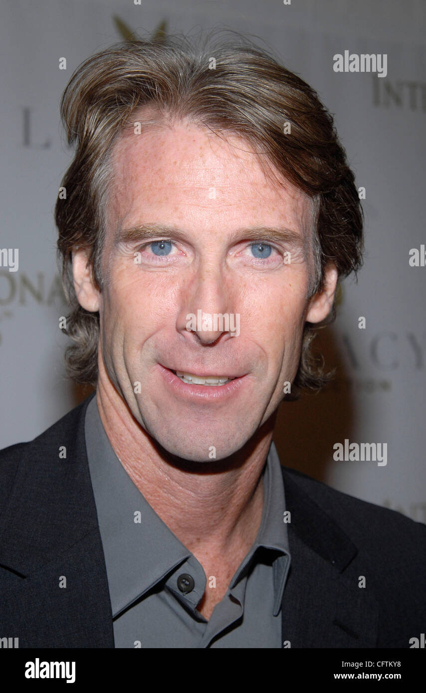 Jan 16, 2007 - Los Angeles, CA, USA - MICHAEL BAY arrives at the ...