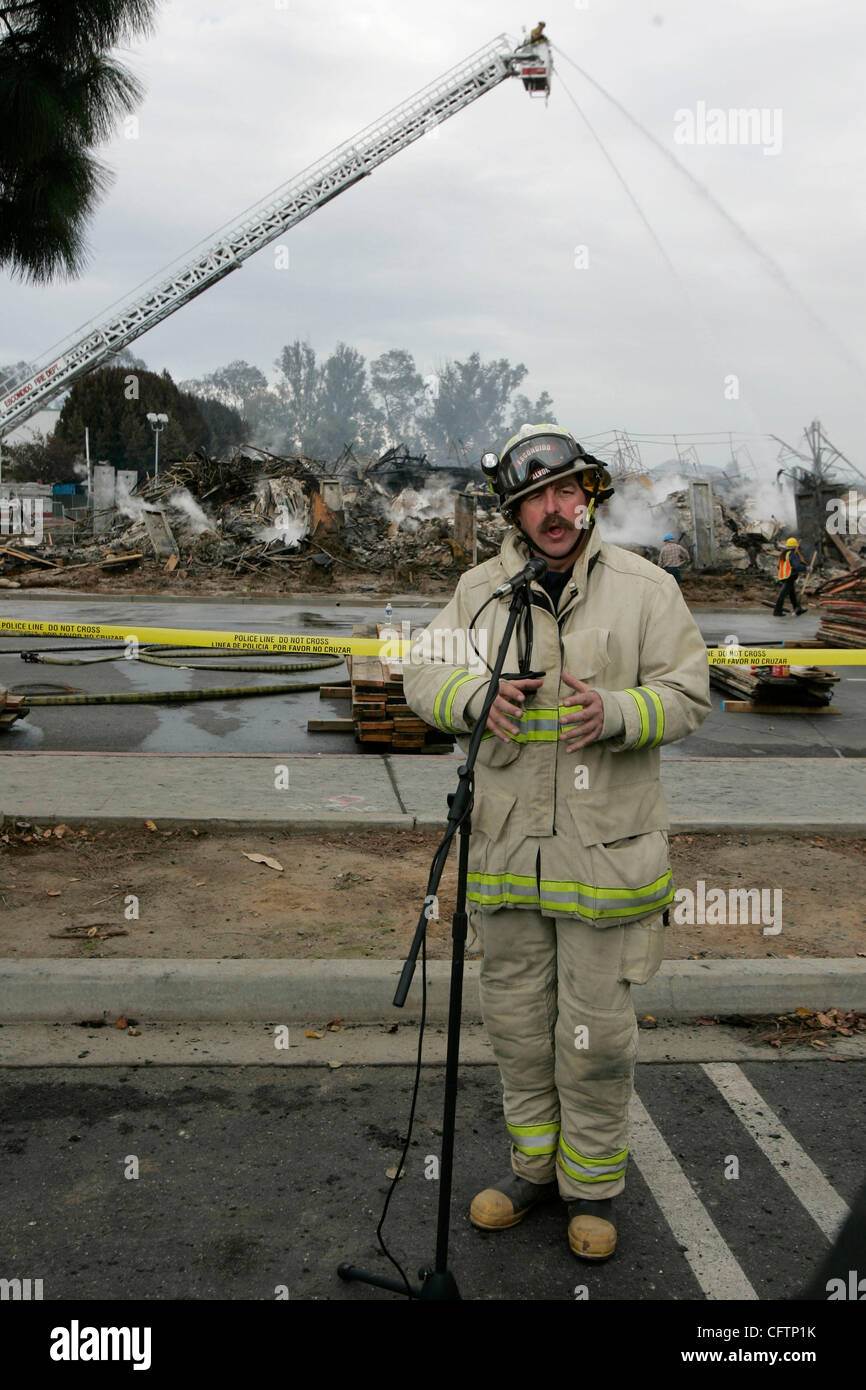 January 19th, 2006, Escondido, California, USA. Escondido fire ...