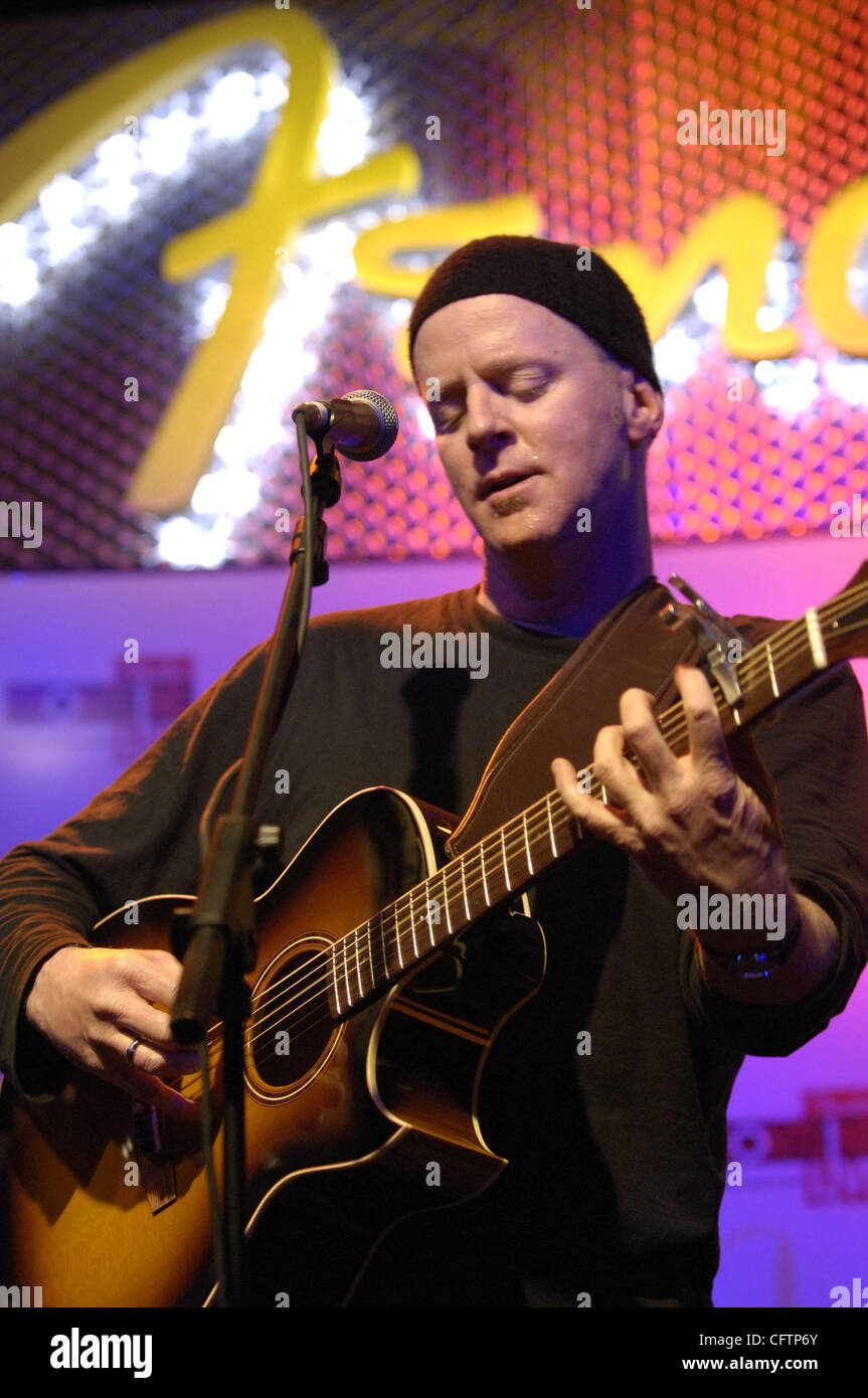 Jan 19, 2007 - Anaheim, CA, USA - Musician WILLY PORTER playing live at ...