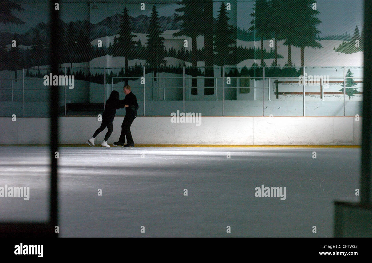 Steve Sokol and Rosa Cheung, who are both beginners, practice ice ...