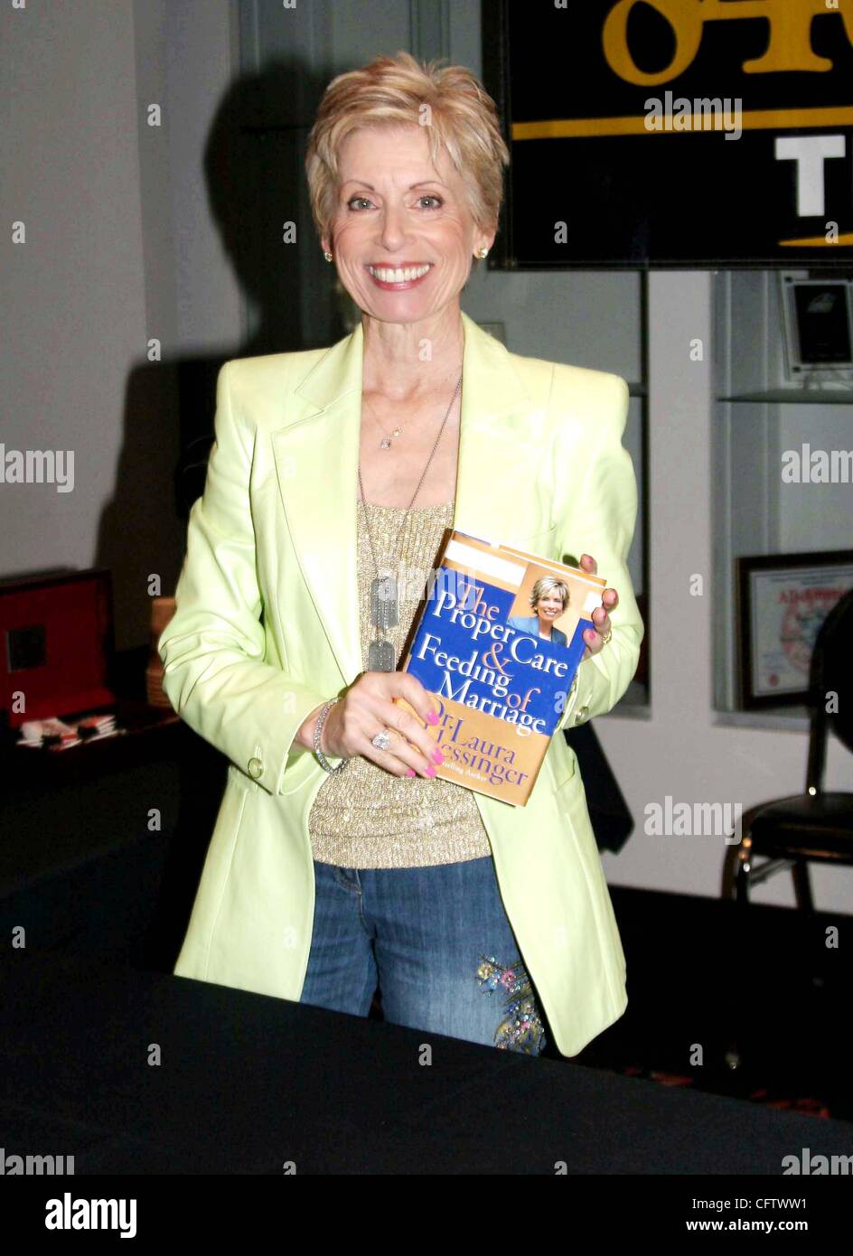 Schlessinger hi-res stock photography and images - Alamy