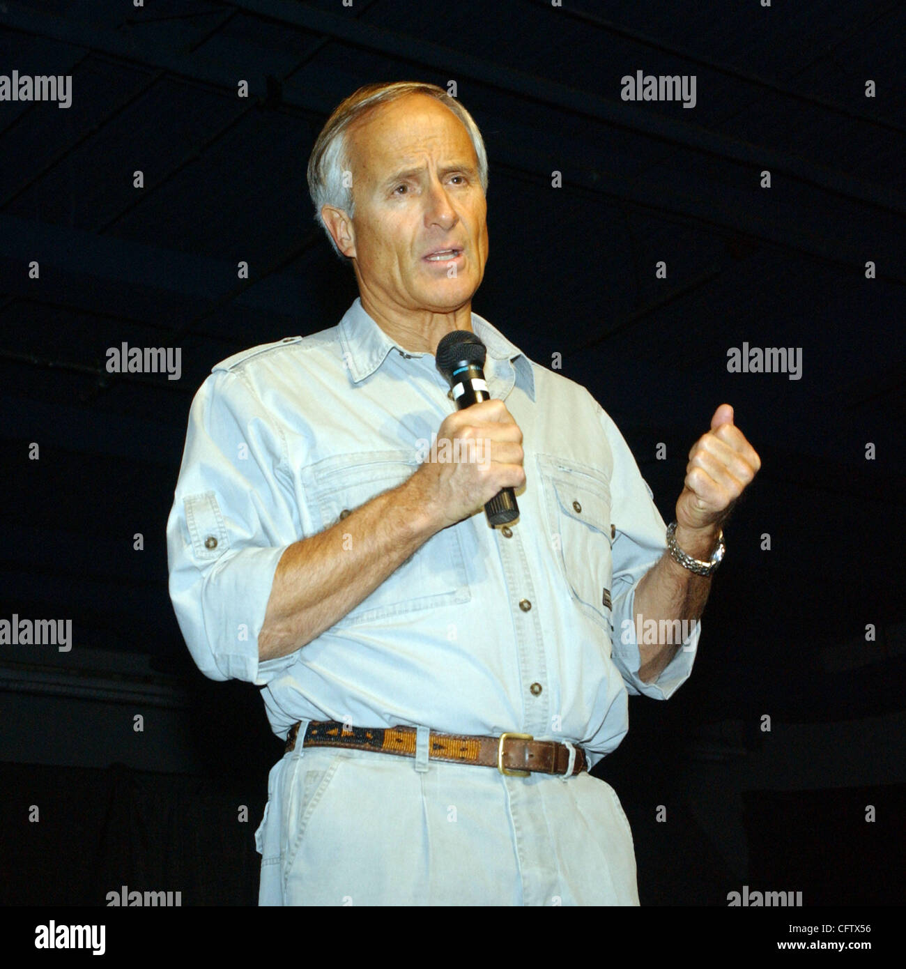 Jack hanna columbus zoo hi-res stock photography and images - Alamy