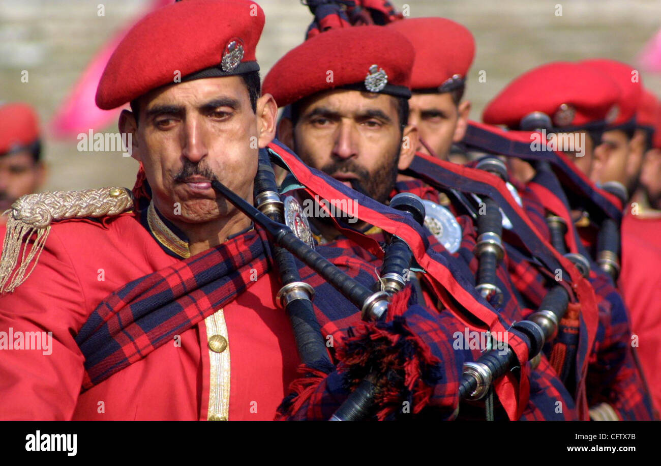 Jan 26, 2007 - Srinagar, Kashmir , INDIA - Members of the Jammu and ...