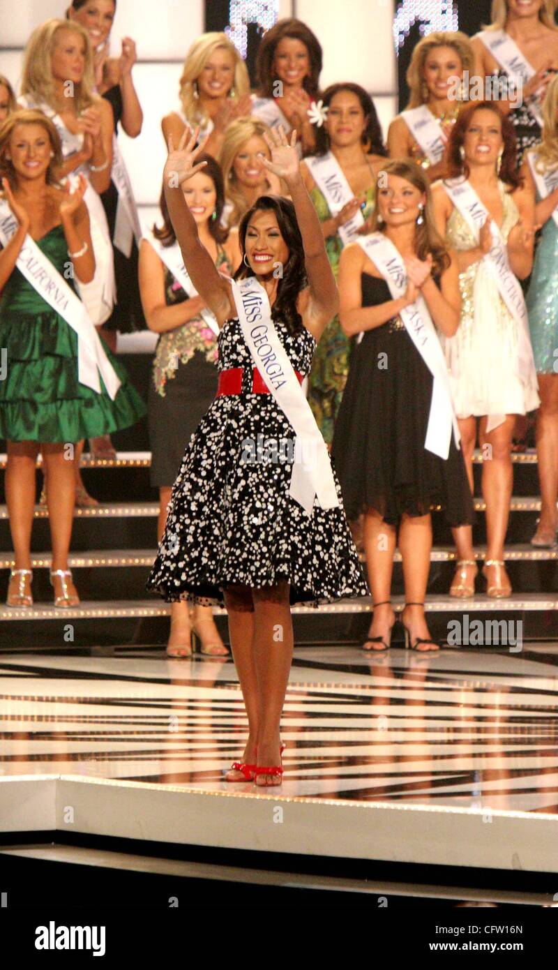 Jan. 30, 2007 - Hollywood, California, U.S. - K51549EG.2007 MISS ...