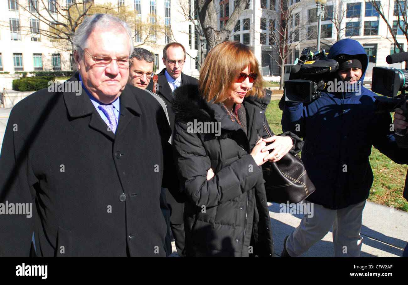 Jan 24, 2007 - Washington, DC, USA - REPORTER JUDITH MILLER, left, and ...