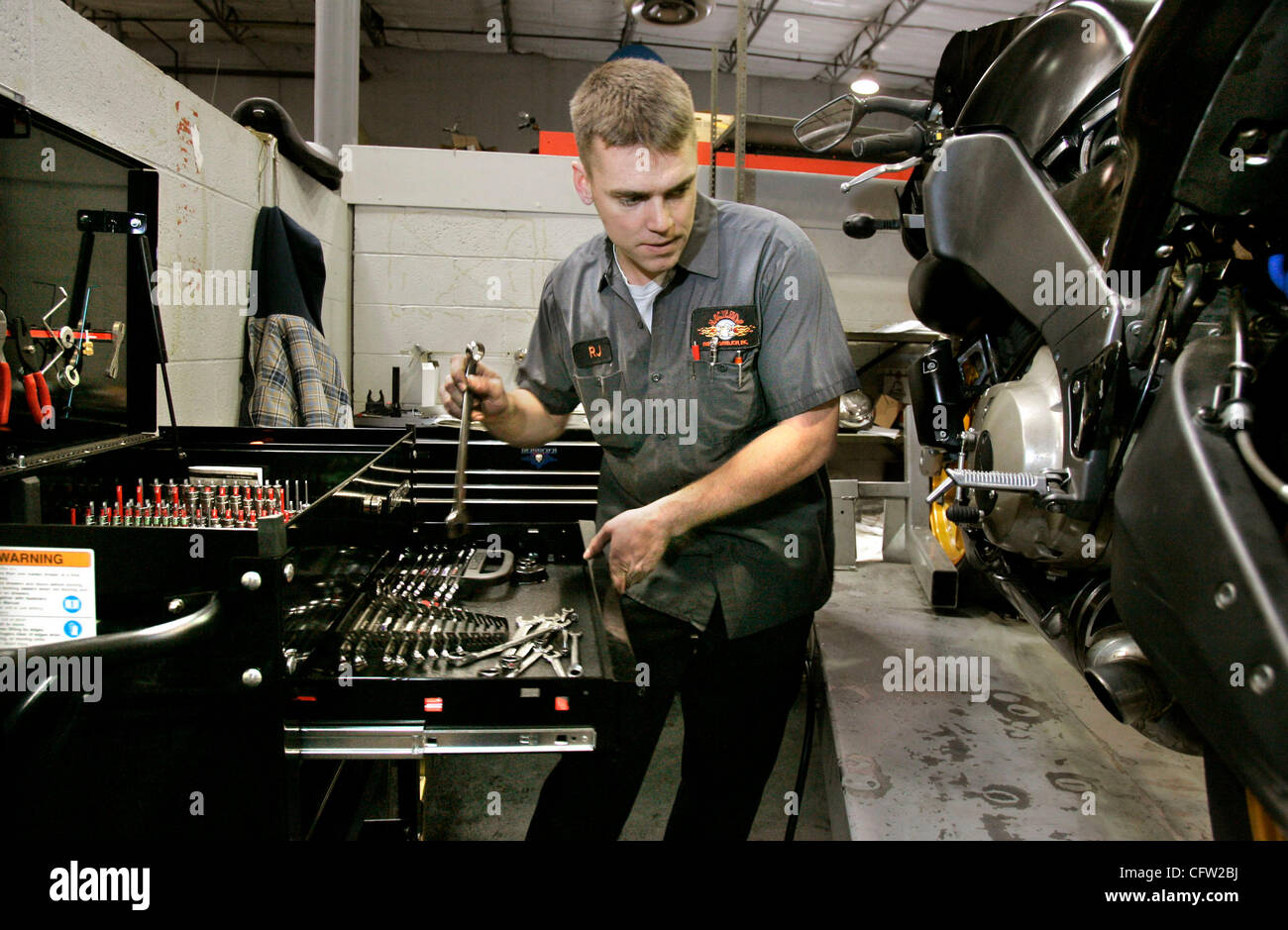 February 1, 2007, Scottsdale, Arizona, USA Motorcycle mechanic and ...