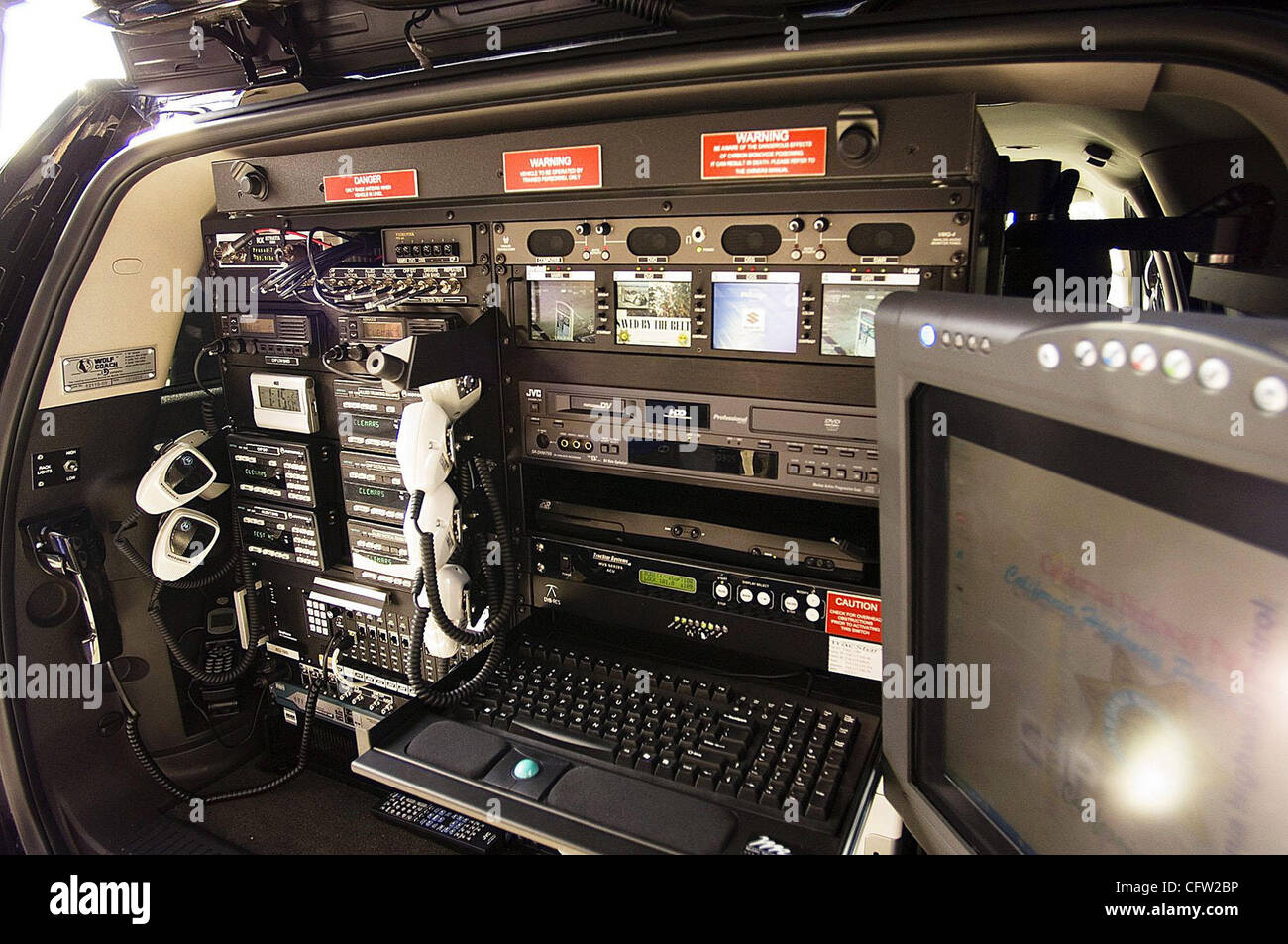 The California Highway Patrol's new high-tech mobile emergency command ...