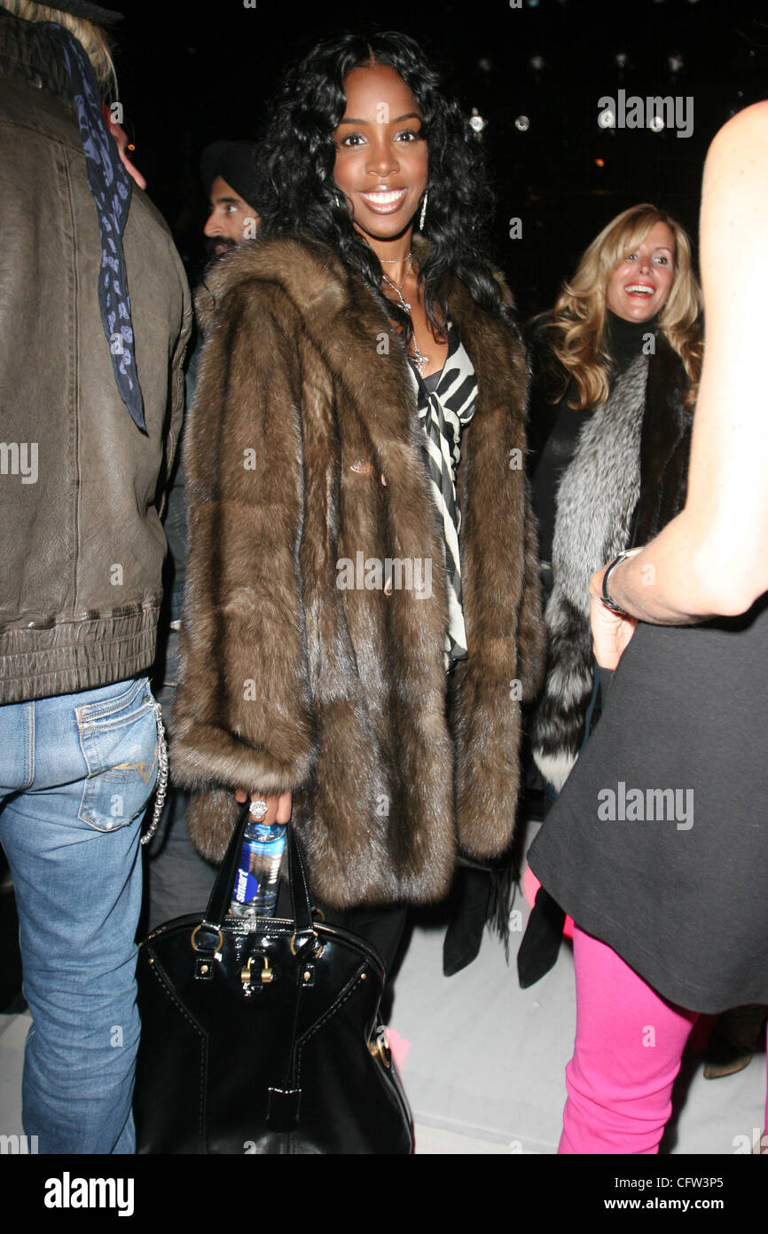 Kelly Rowland of Destiny's Child at the tents at The Diane Von ...