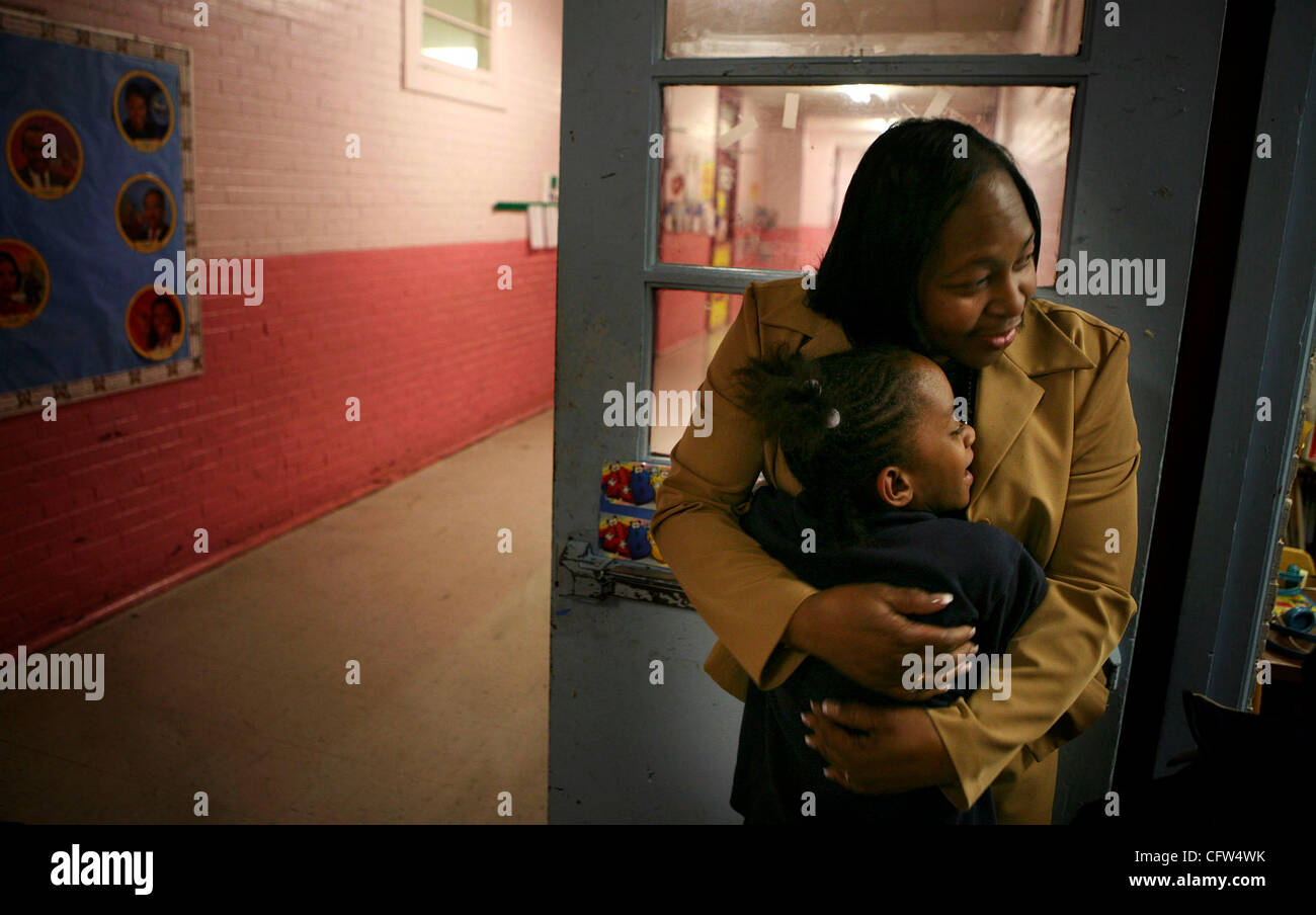 Feb 06, 2007 - Pine Bluff, AR, USA - Mother of Torii Hunter, SHIRLEY ...