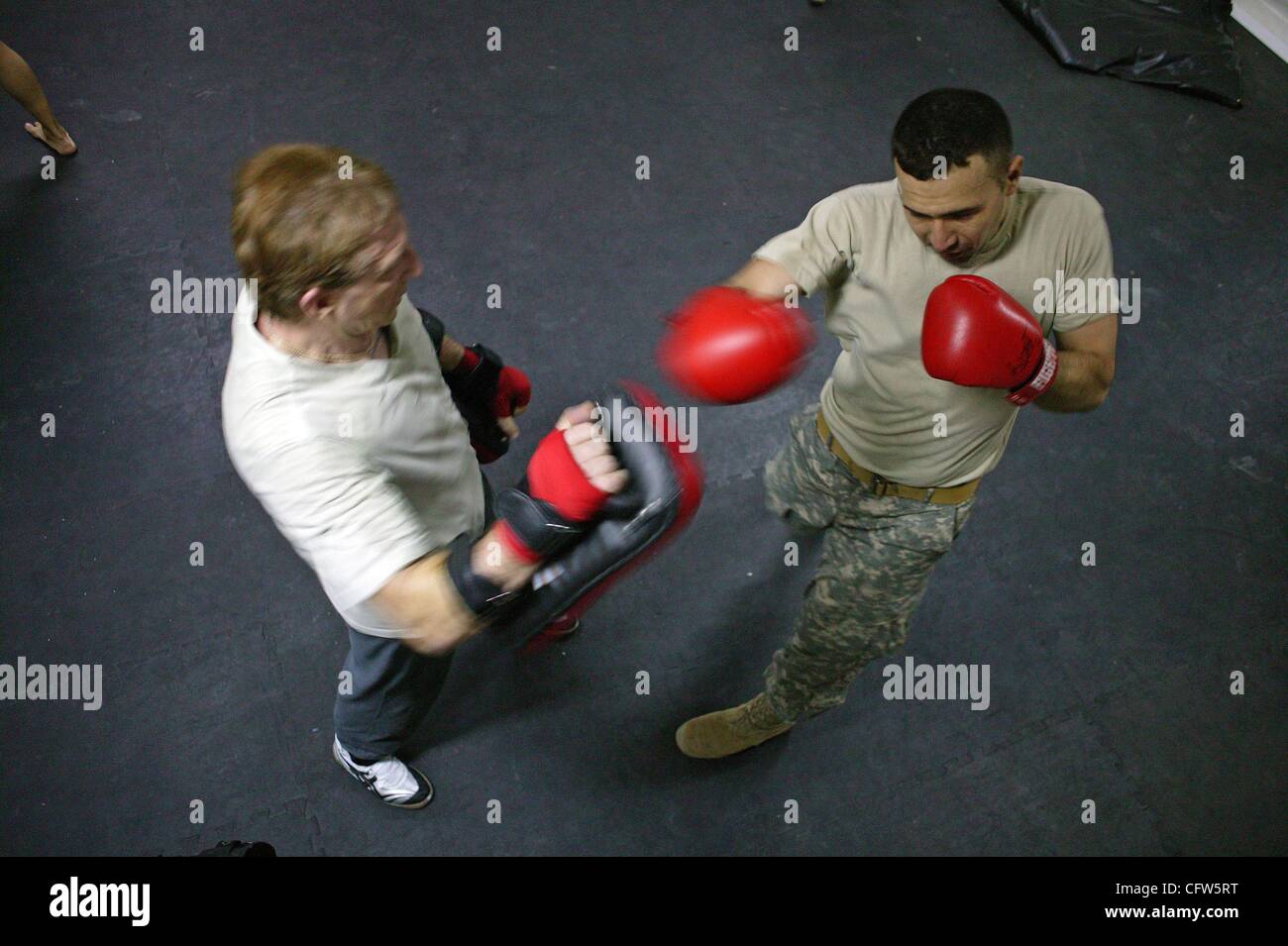 Feb 07, 2007 - Baghdad, IRAQ - US soldiers spar during a workout at the ...
