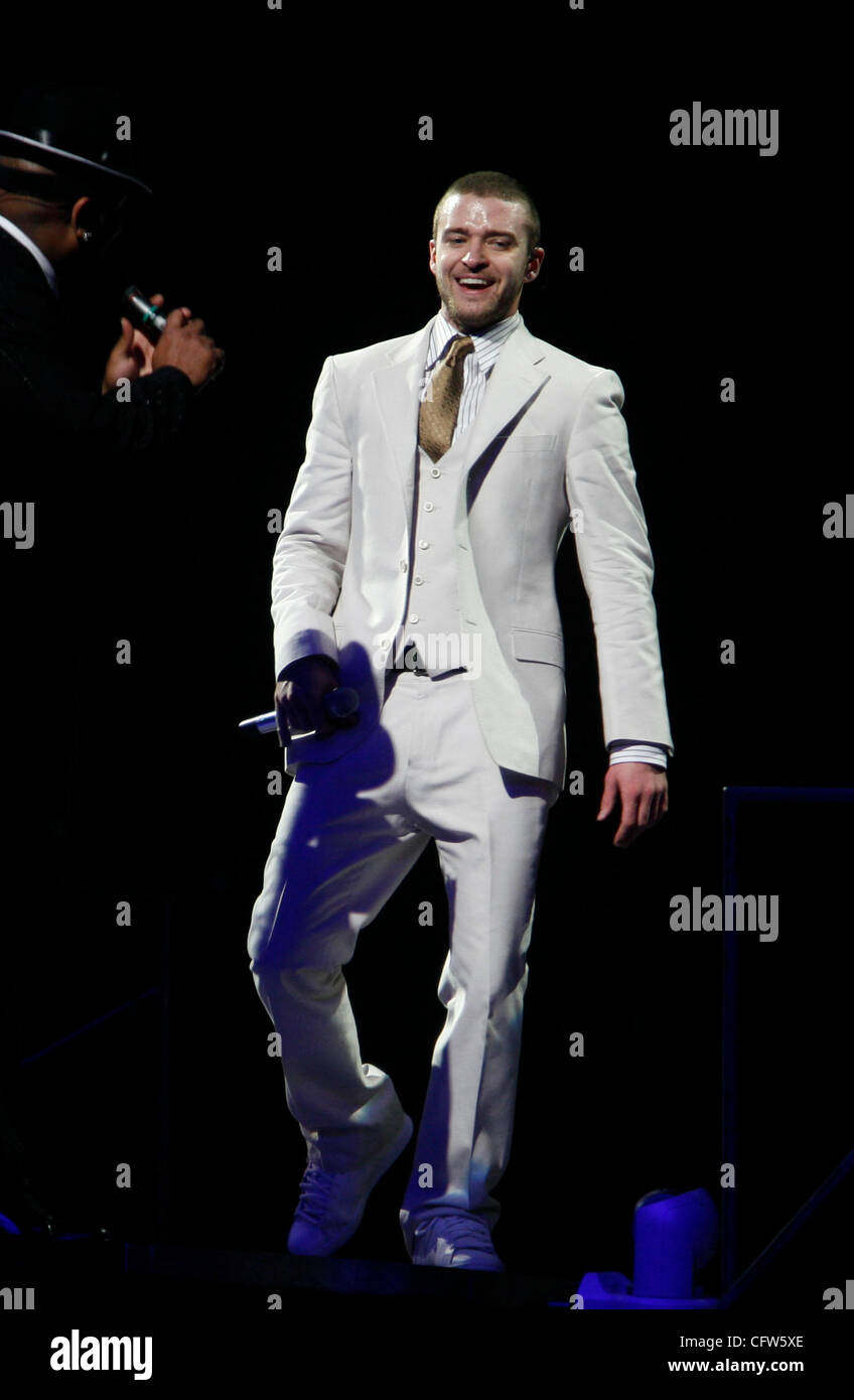 Justin Timberlake performing at Madison Square Garden on 2/7/2007 ...