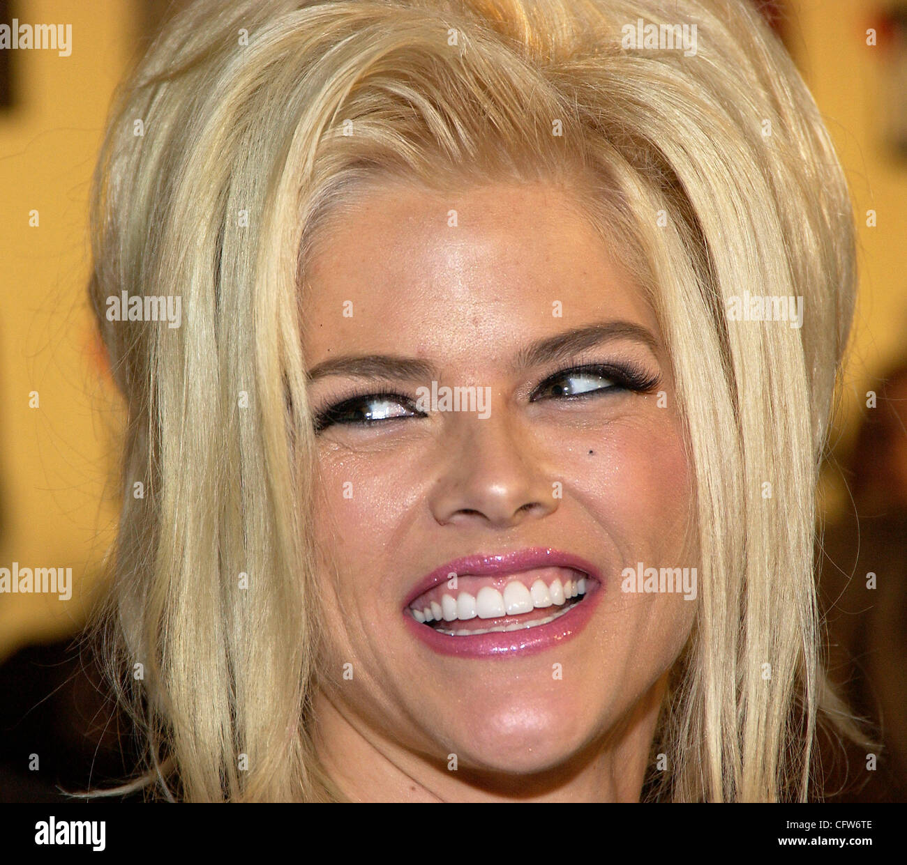 December 1, 2004; Los Angeles CA, USA; Actress ANNA NICOLE SMITH at VH1 ...