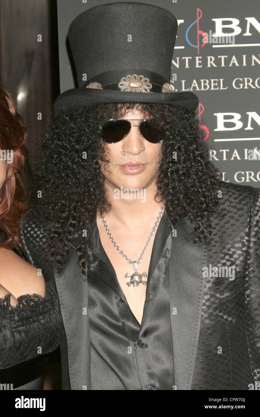 Slash musician hi-res stock photography and images - Alamy