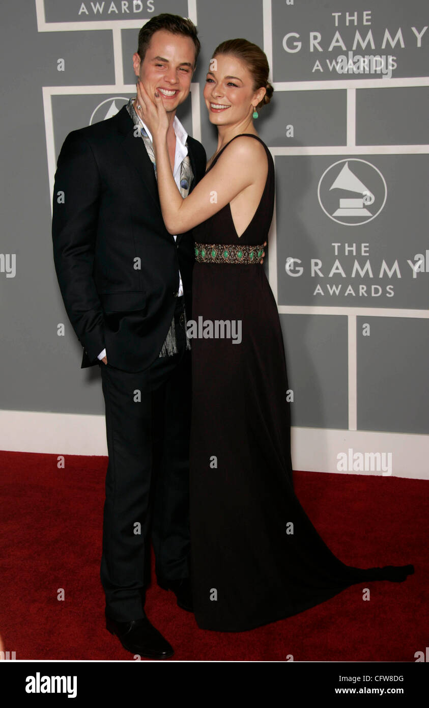 Feb 11, 2007; Los Angeles, CA, USA; GRAMMYS 2007: LEANN RIMES and DEAN SHEREMET arriving at the ...