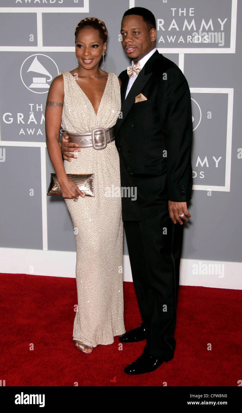 Feb 11, 2007; Los Angeles, CA, USA; GRAMMYS 2007: MARY J. BLIGE arriving at the 49th Annual ...