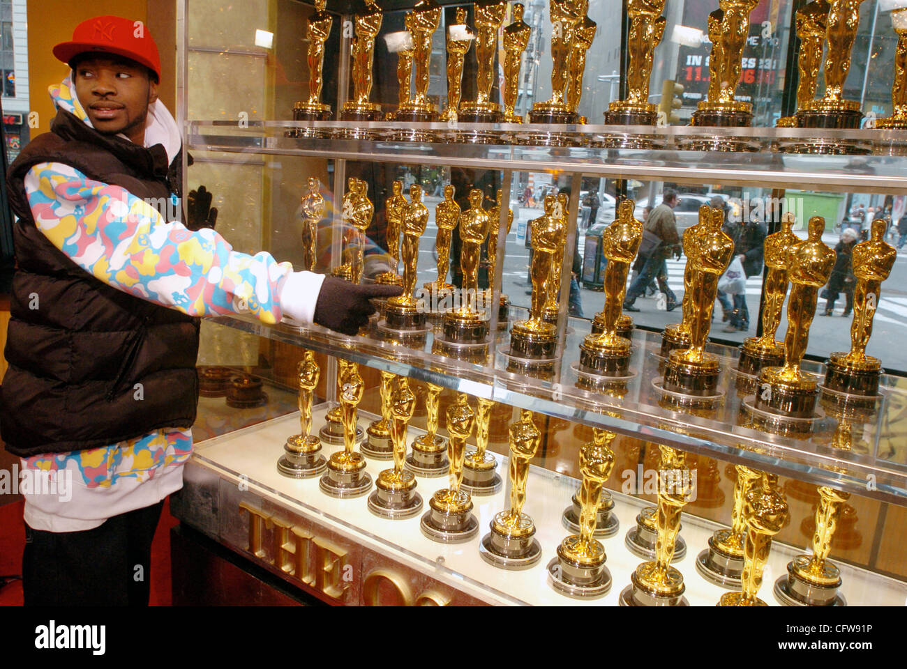 "Meet the Oscars, New York" display at the Times Square television ...