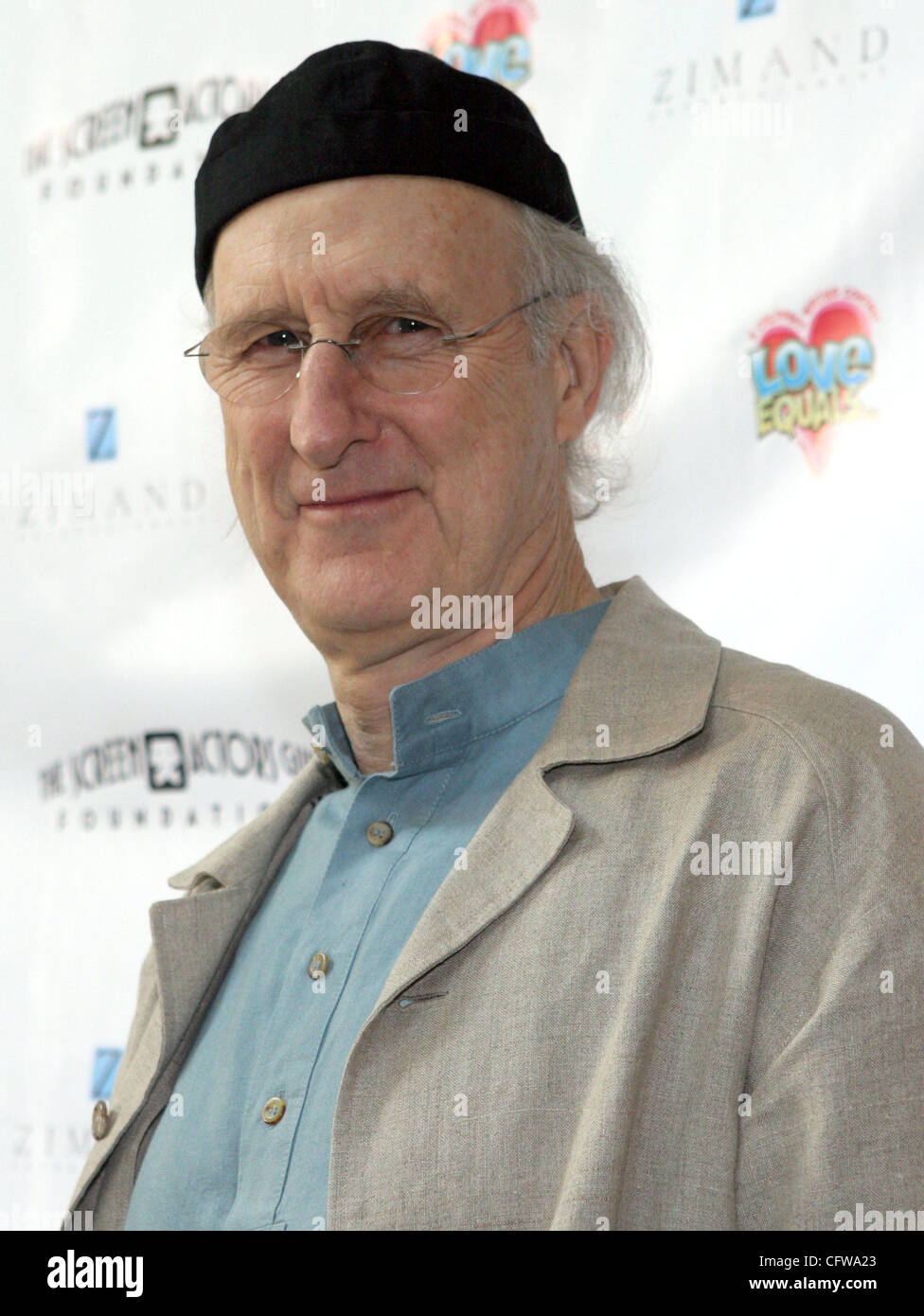 Actors james cromwell hi-res stock photography and images - Alamy