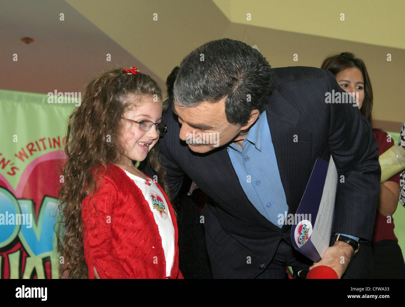 Feb 14, 2007 - Beverly Hills, CA, USA - Actor BURT REYNOLDS speaks with ...