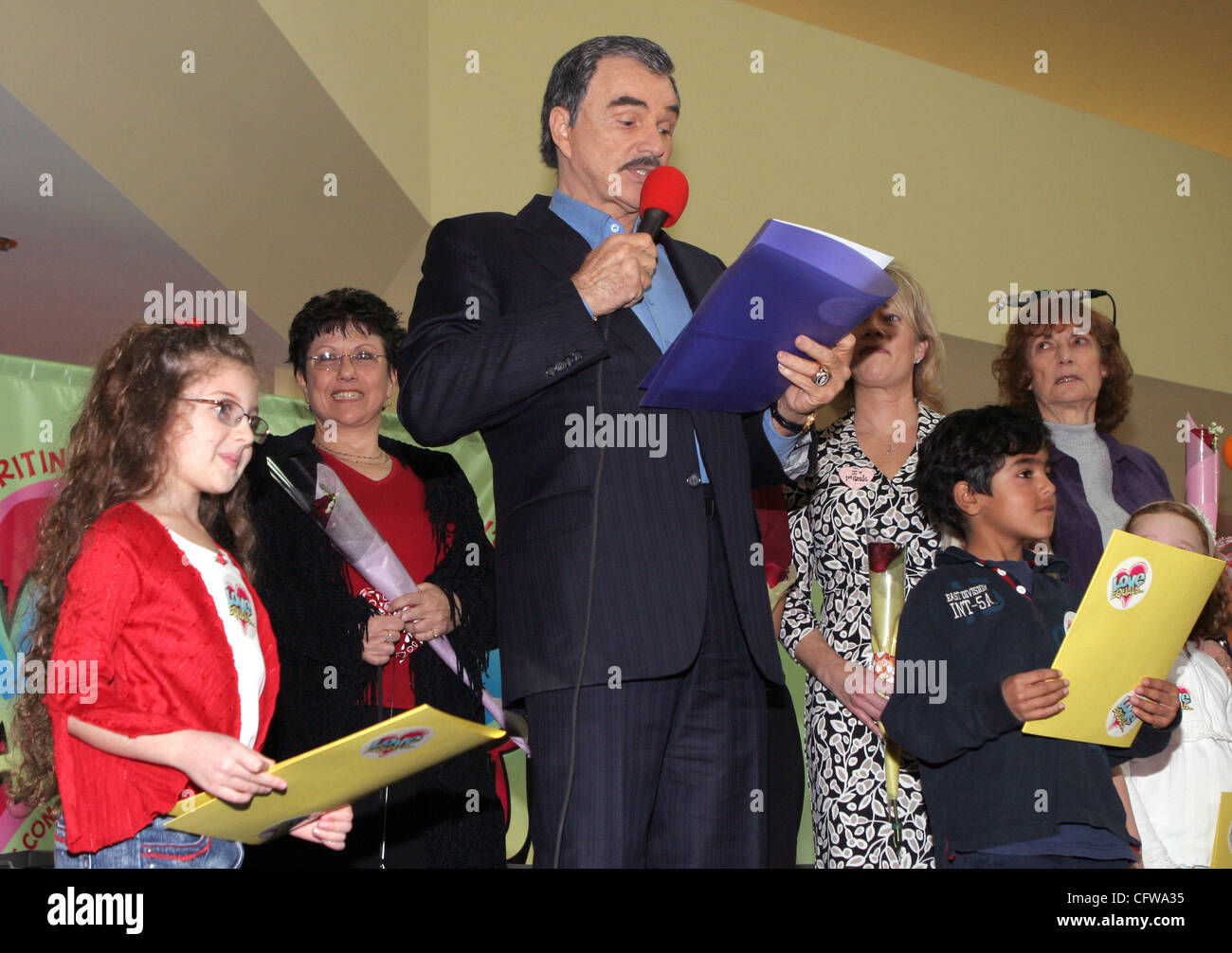 Feb 14, 2007 - Beverly Hills, CA, USA - Actor BURT REYNOLDS reads six ...