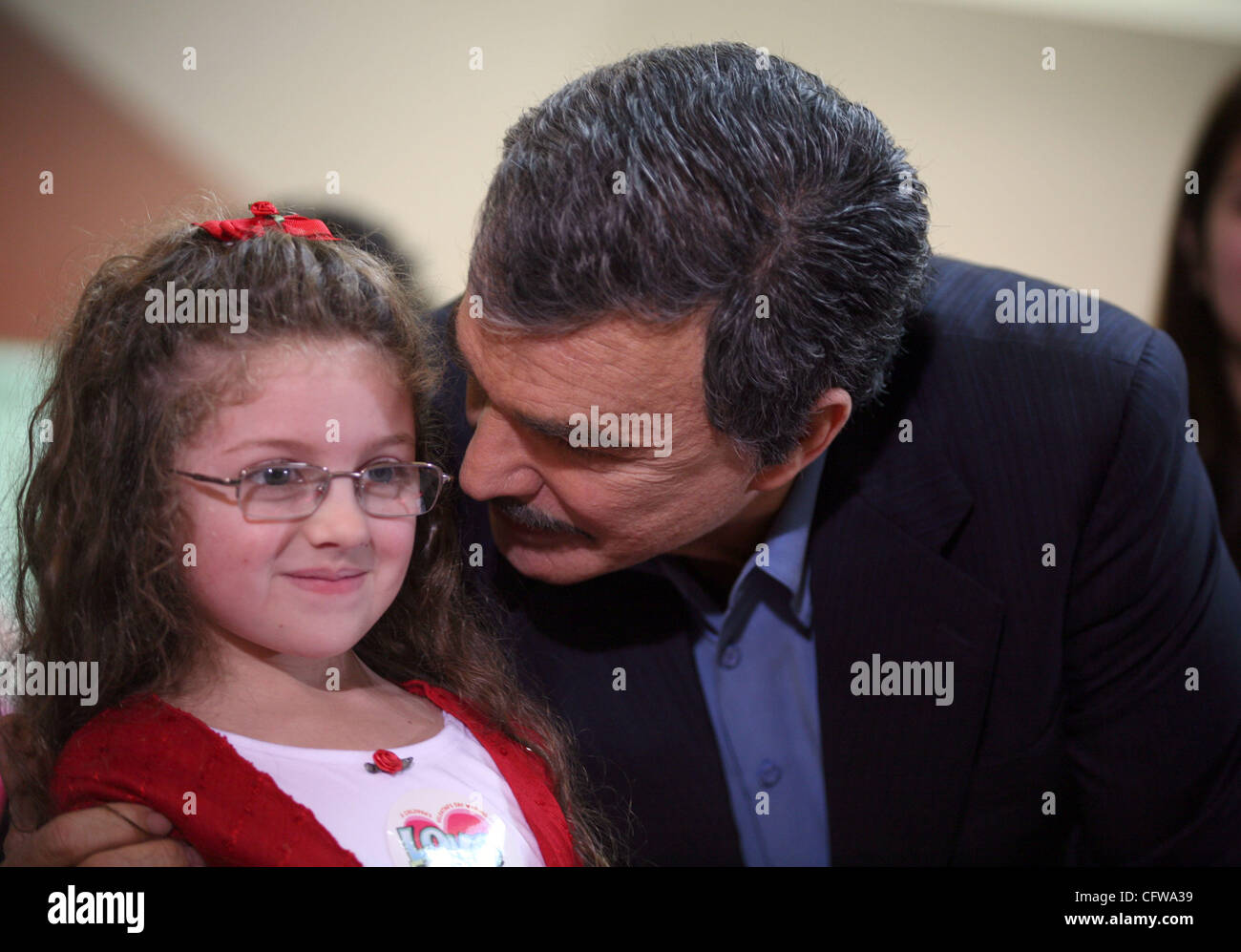 Feb 14, 2007 - Beverly Hills, CA, USA - Actor BURT REYNOLDS speaks with ...