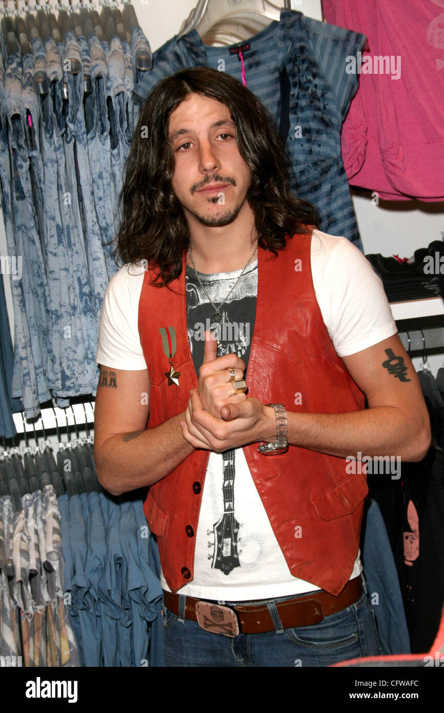 Feb. 15, 2007 - Hollywood, California, U.S. - K51823EG.WHITESTARR ...