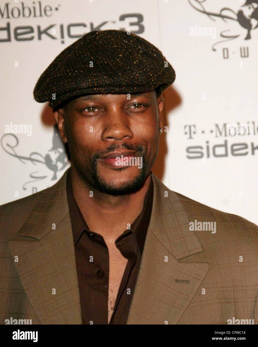 Feb. 18, 2007 - Hollywood, California, U.S. - K51854EG.T-Mobile ...