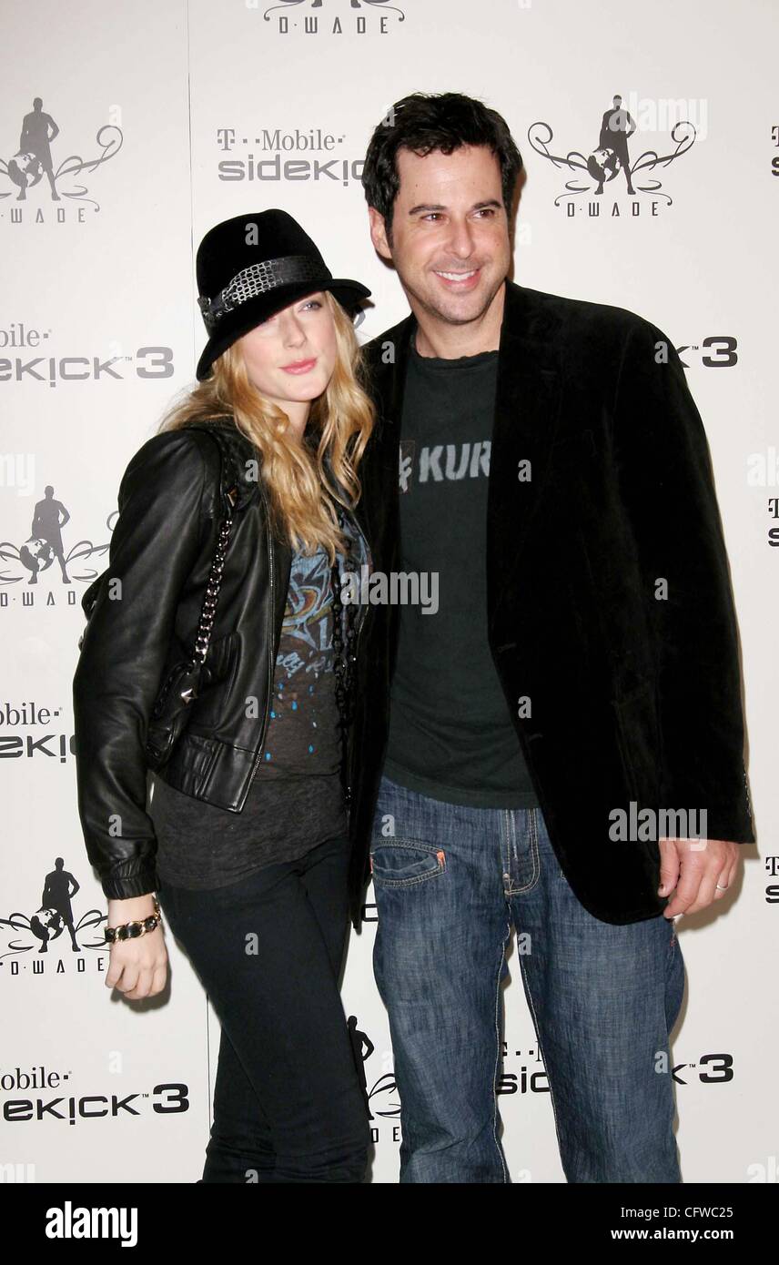 Feb. 18, 2007 - Hollywood, California, U.S. - K51854EG.T-Mobile ...