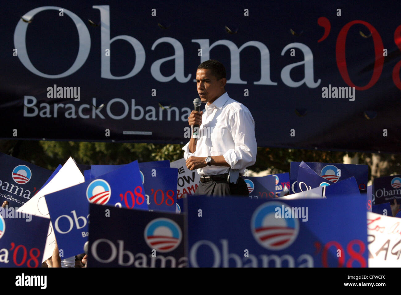 Feb 20, 2007; Los Angeles, CA, USA; Democratic presidential hopeful ...