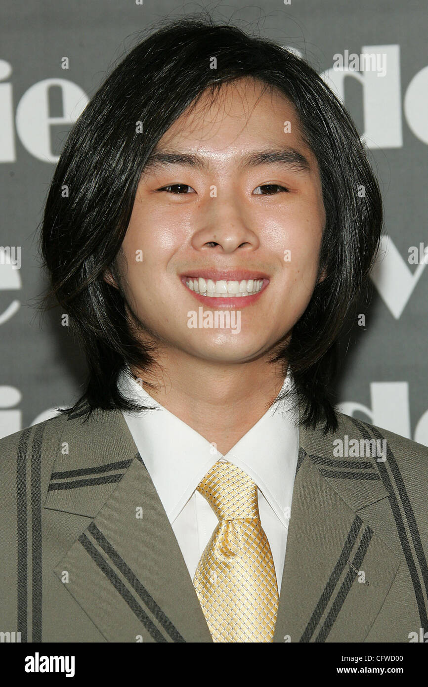 2007 Justin Chon Twilight - Justin Chon At Breaking Dawn 1 Premiere