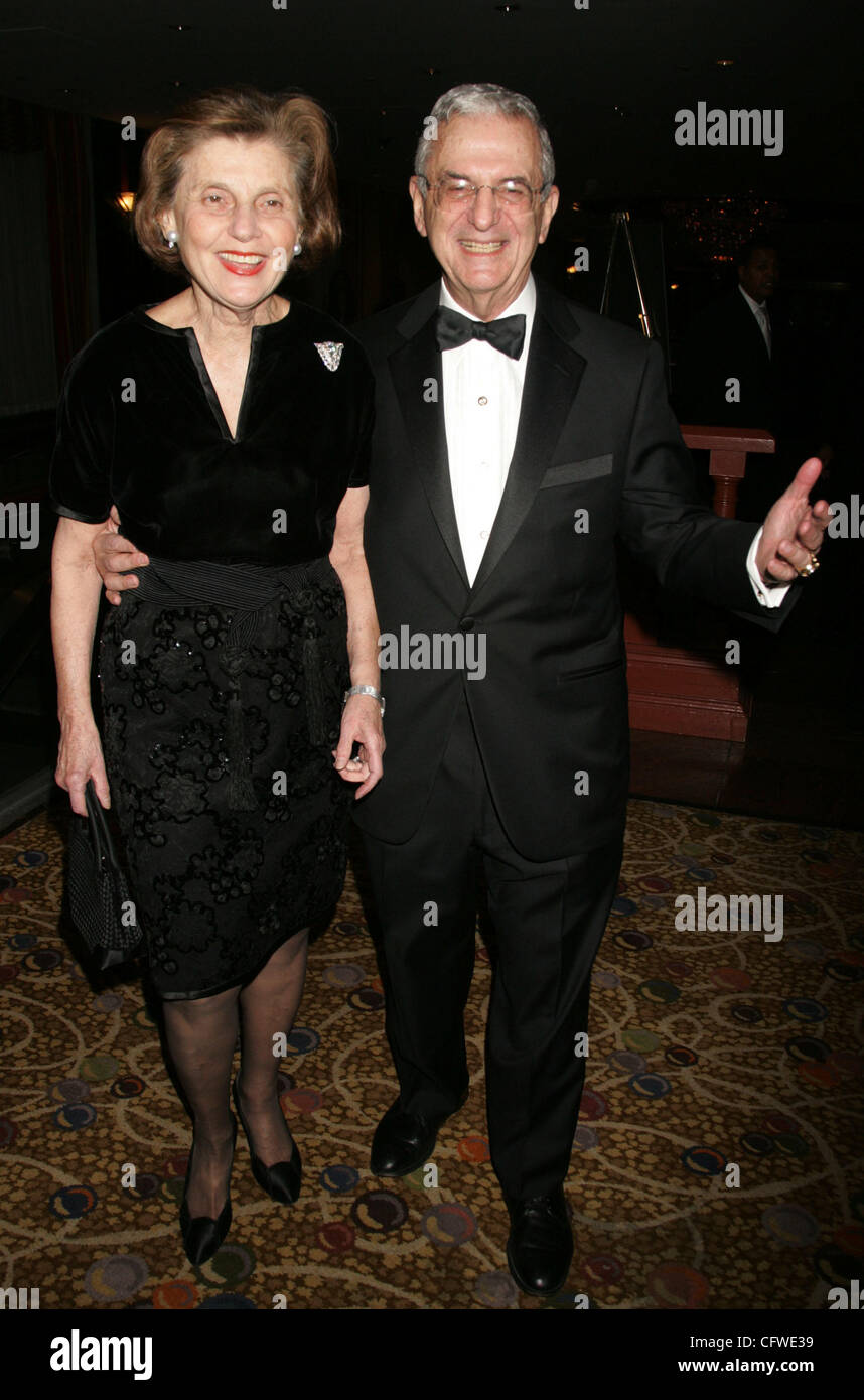 Howard rubenstein hi-res stock photography and images - Alamy