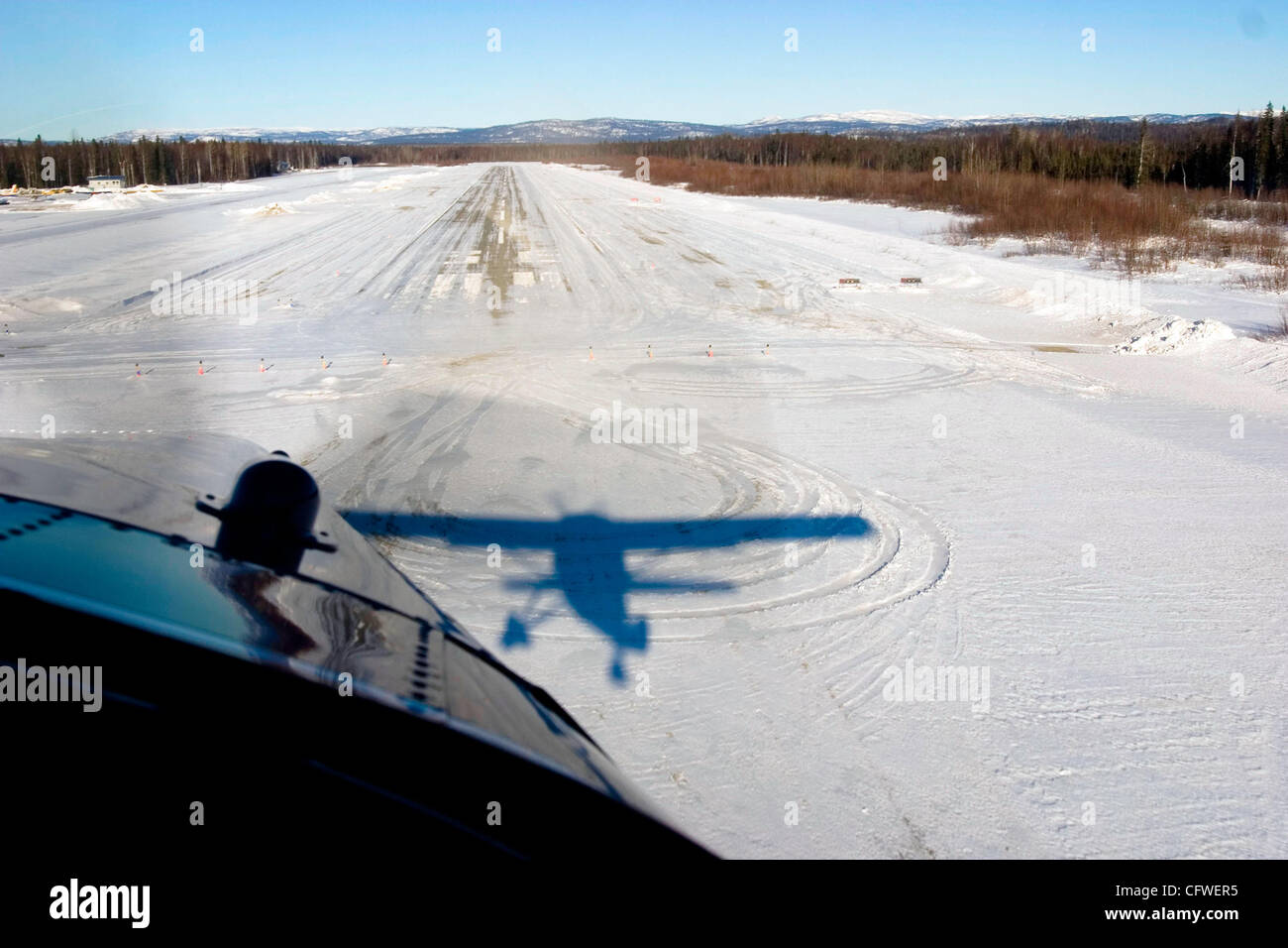 The Talkeetna Air Taxi lands after a tour of Mt. McKinley Stock Photo ...