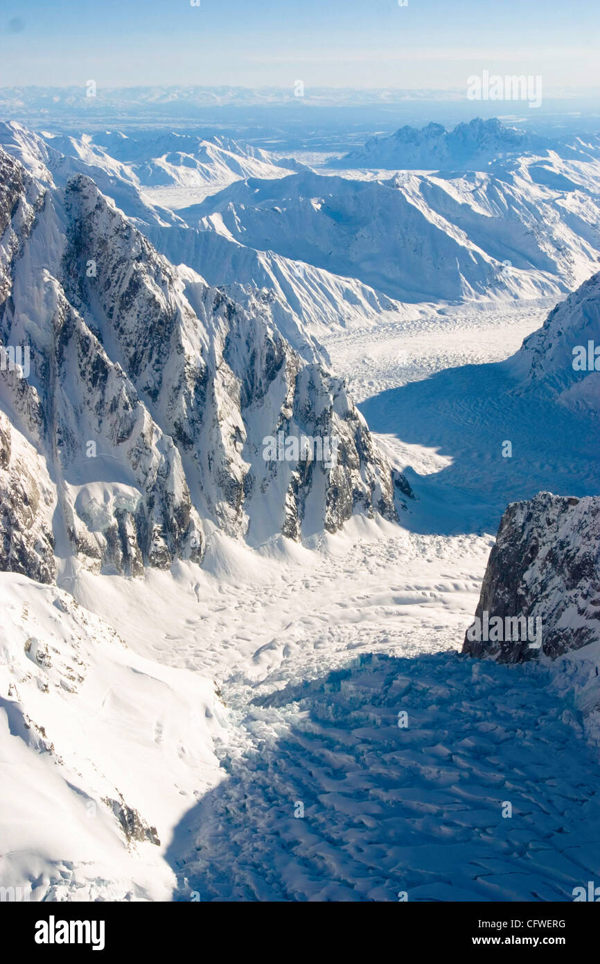 The Ruth Gorge and glacier seen from the cockpit of the Talkeetna Air ...