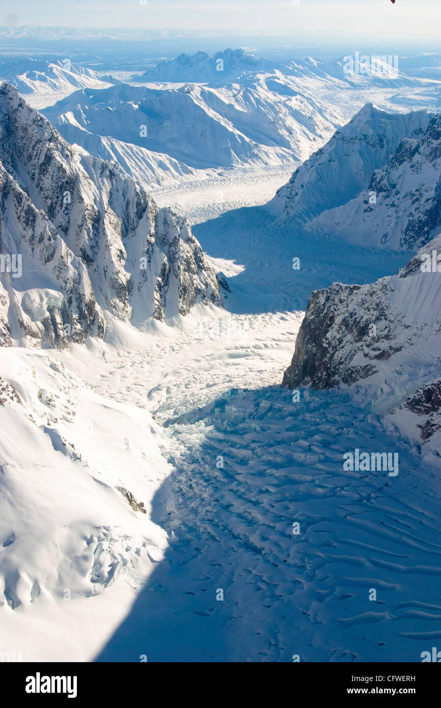 The Ruth Gorge and glacier seen from the cockpit of the Talkeetna Air ...