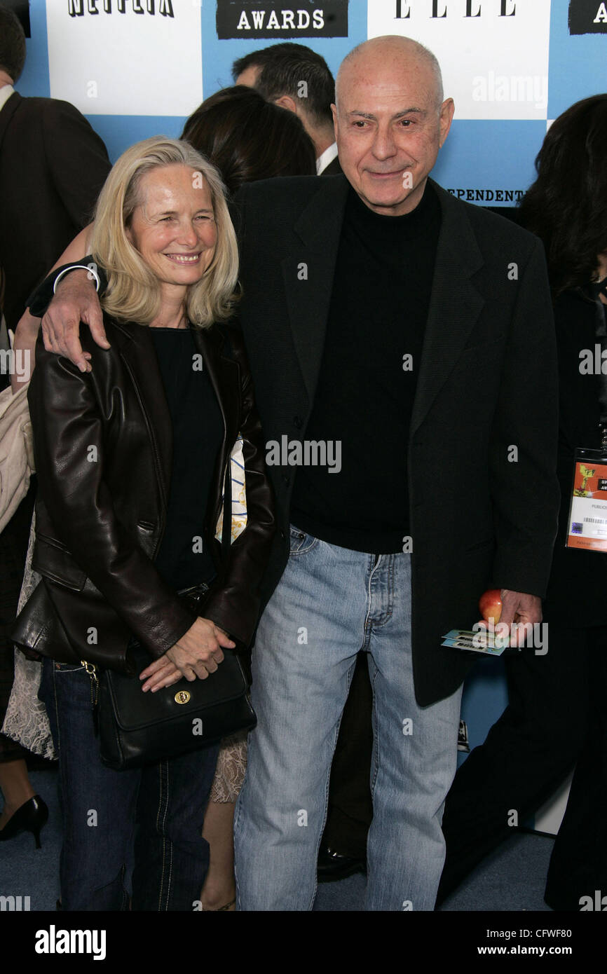 Alan arkin and wife hi-res stock photography and images - Alamy