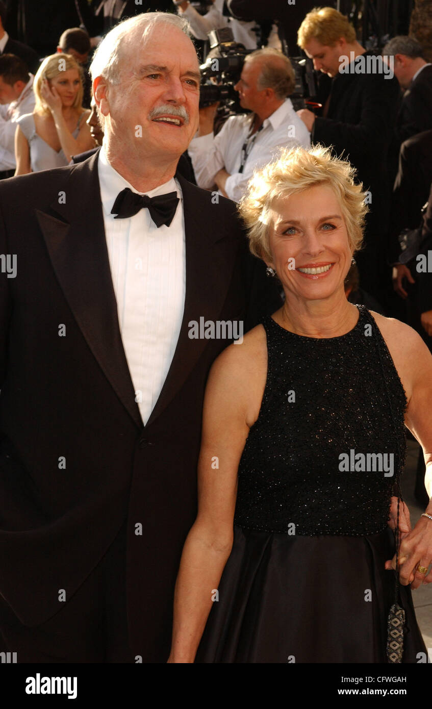 Feb 25, 2007 - West Hollywood, CA, USA - JOHN CLEESE arrives for the ...