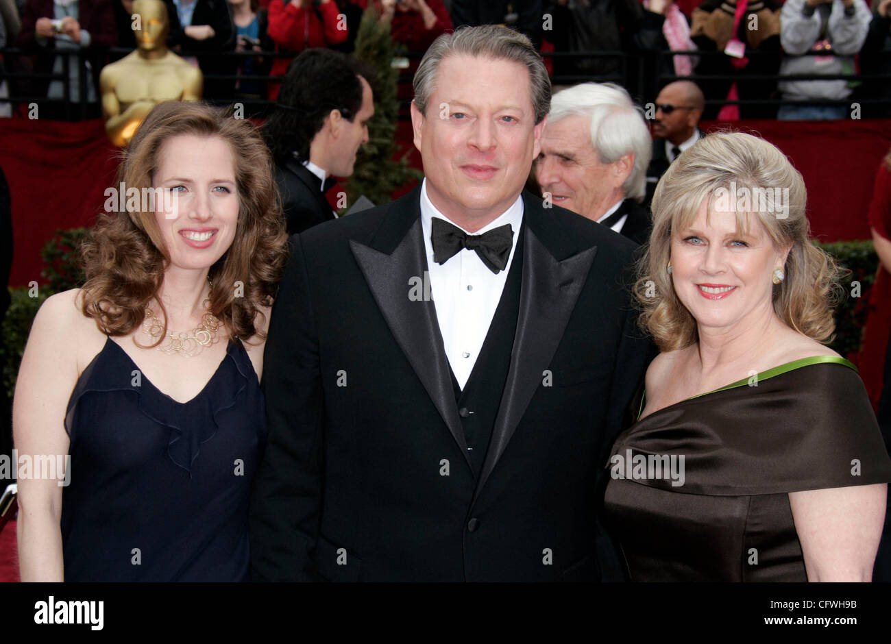 Feb 25, 2007 - Los Angeles, CA, USA - AL GORE and family arriving at ...