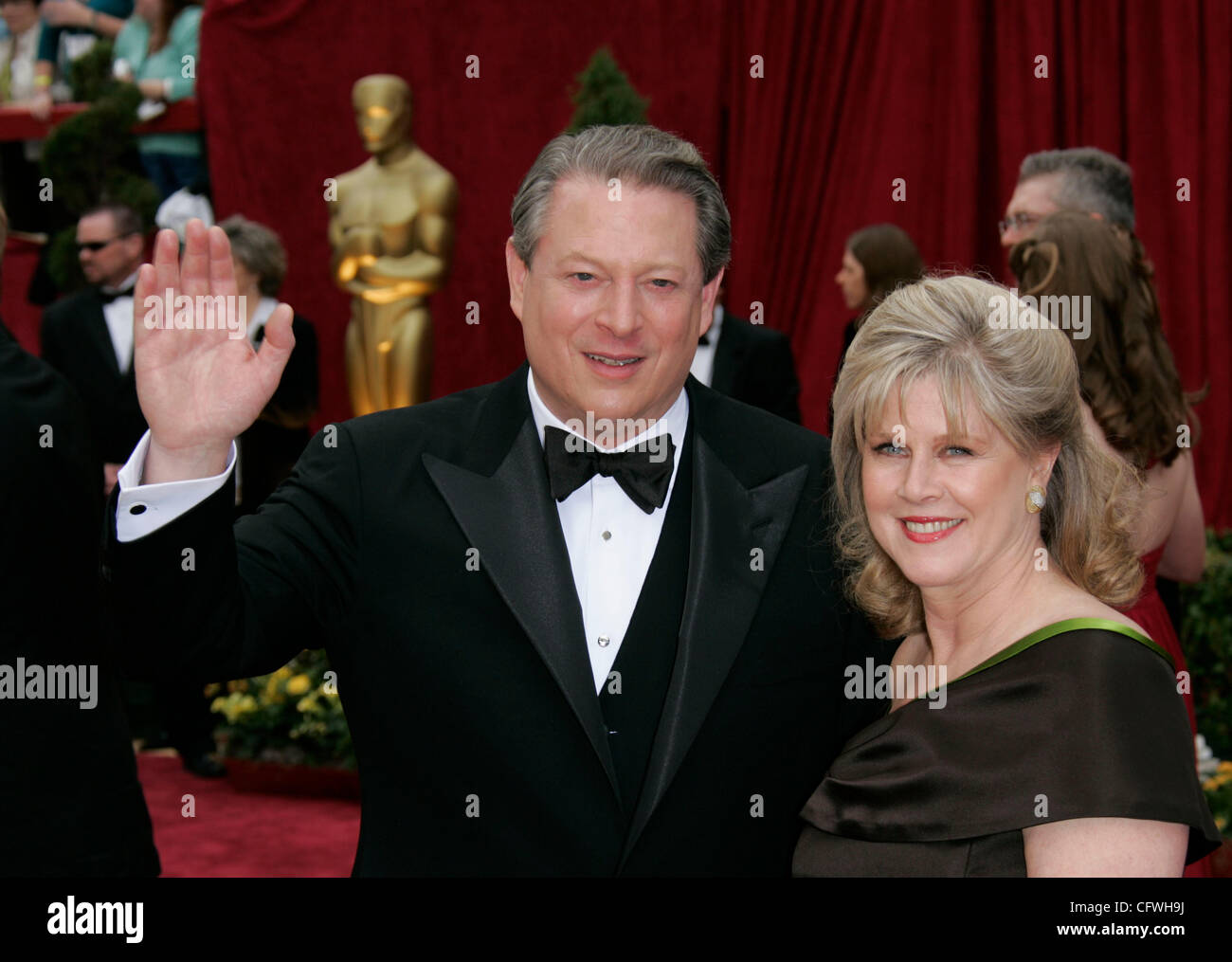 Feb 25, 2007 - Los Angeles, CA, USA - AL GORE and family arriving at ...
