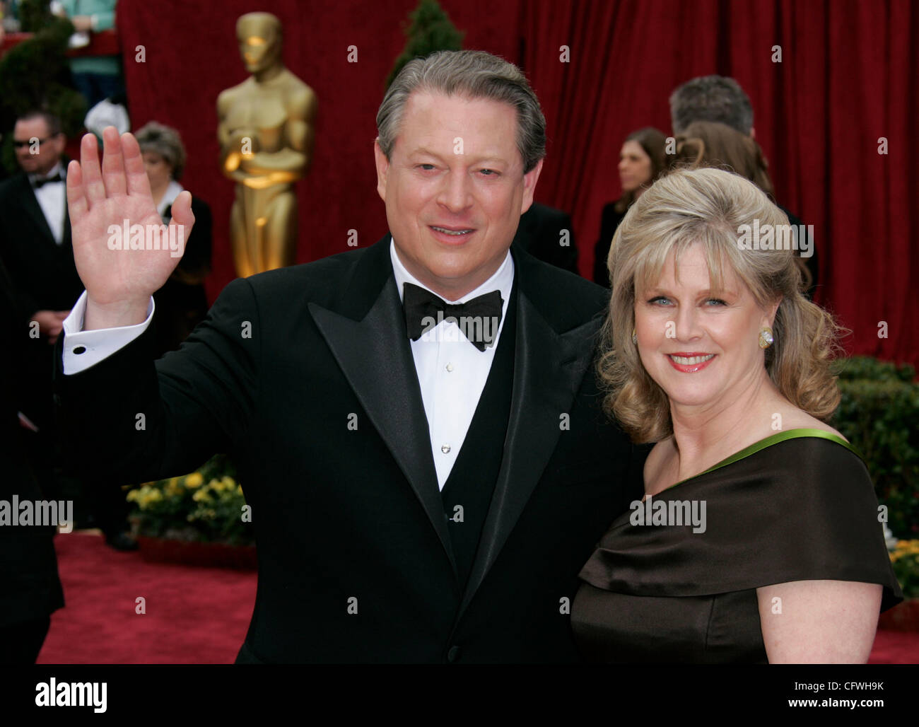 Feb 25, 2007 - Los Angeles, CA, USA - AL GORE and family arriving at ...