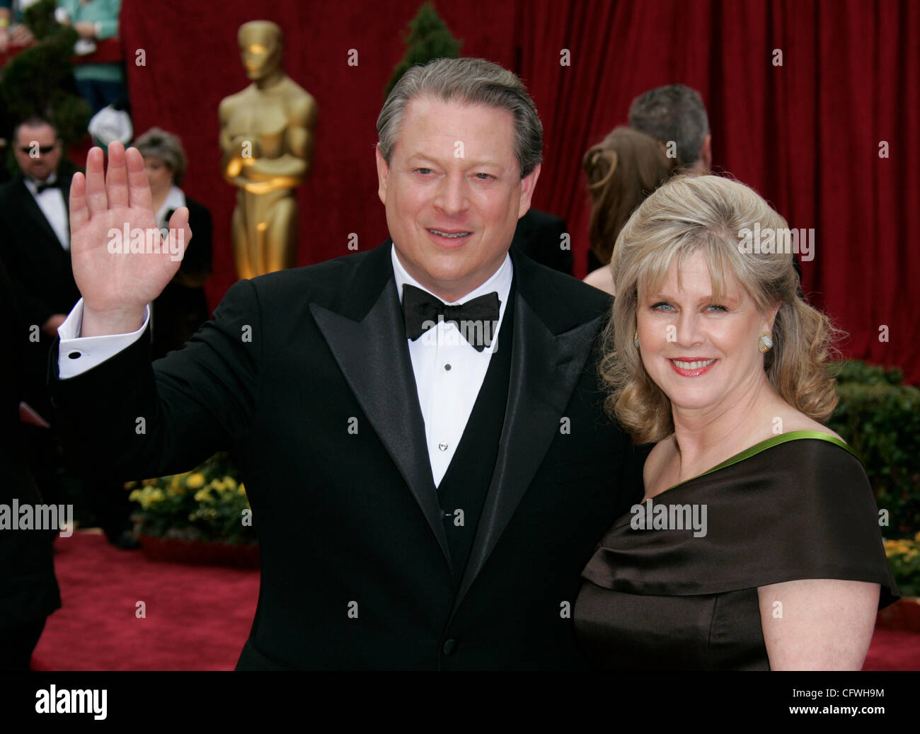 Feb 25, 2007 - Los Angeles, CA, USA - AL GORE and family arriving at ...