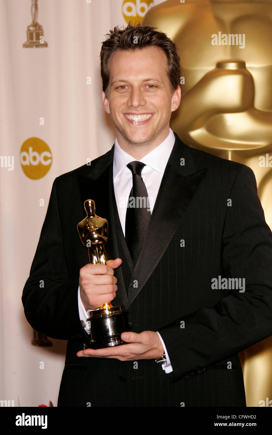 Feb 25, 2007 - Los Angeles, CA, USA - ARI SANDEL with the award for ...