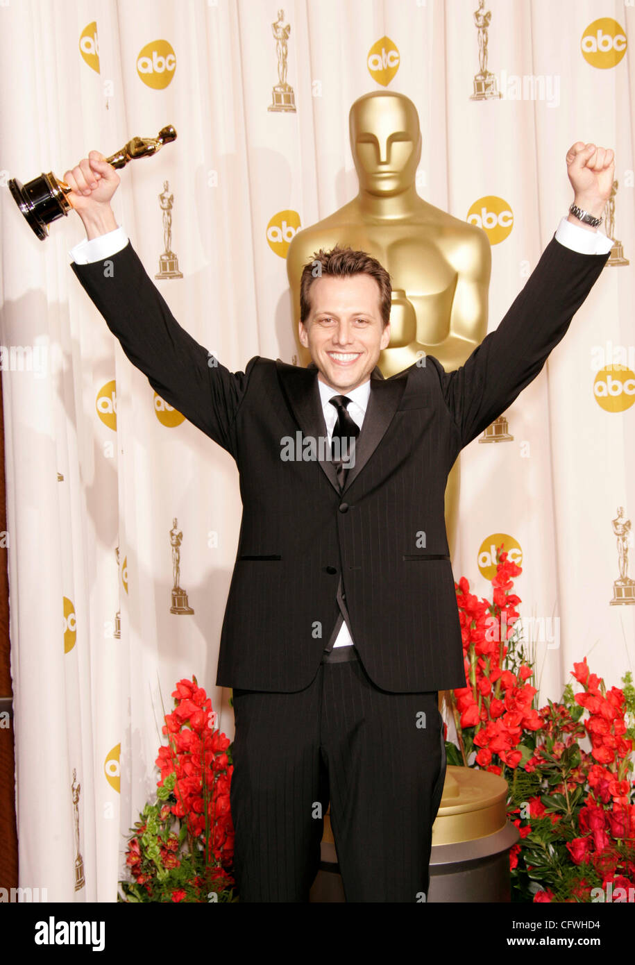 Feb 25, 2007 - Los Angeles, CA, USA - ARI SANDEL with the award for ...