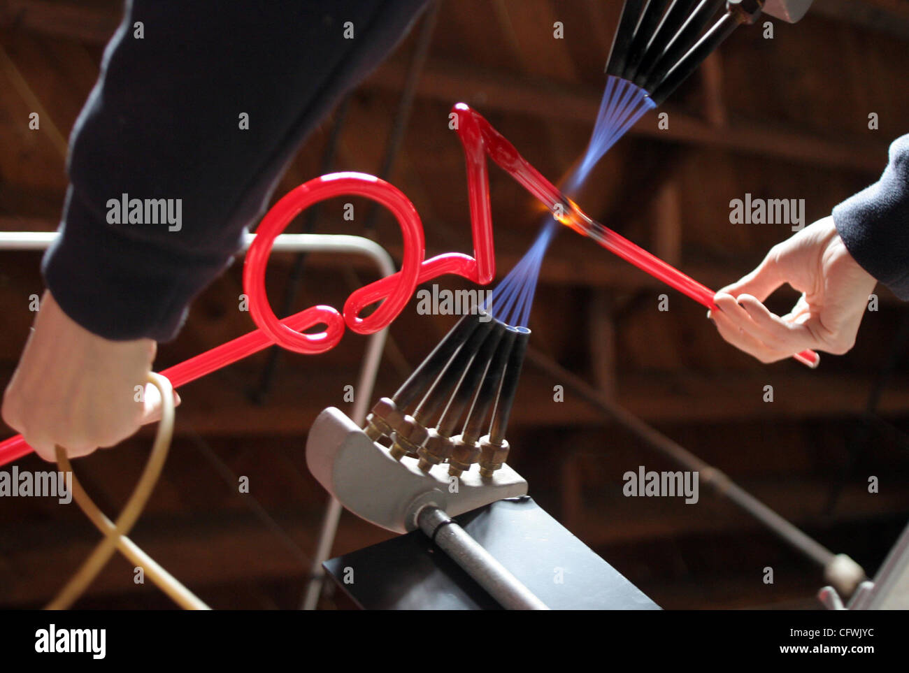 Neon tube bending - movesgse