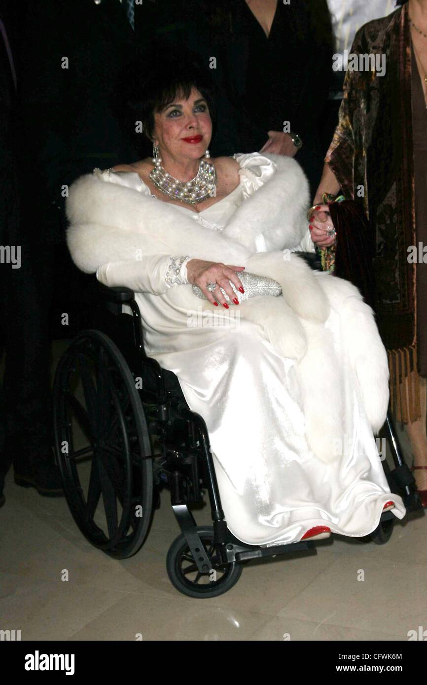 Elizabeth taylor diamond hi-res stock photography and images - Alamy